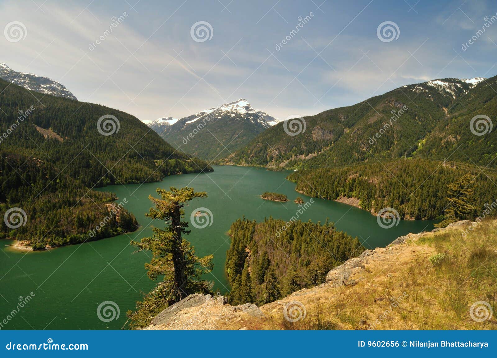 Lake Diablo in North Cascades Stock Photo - Image of snow, diablo: 9602656