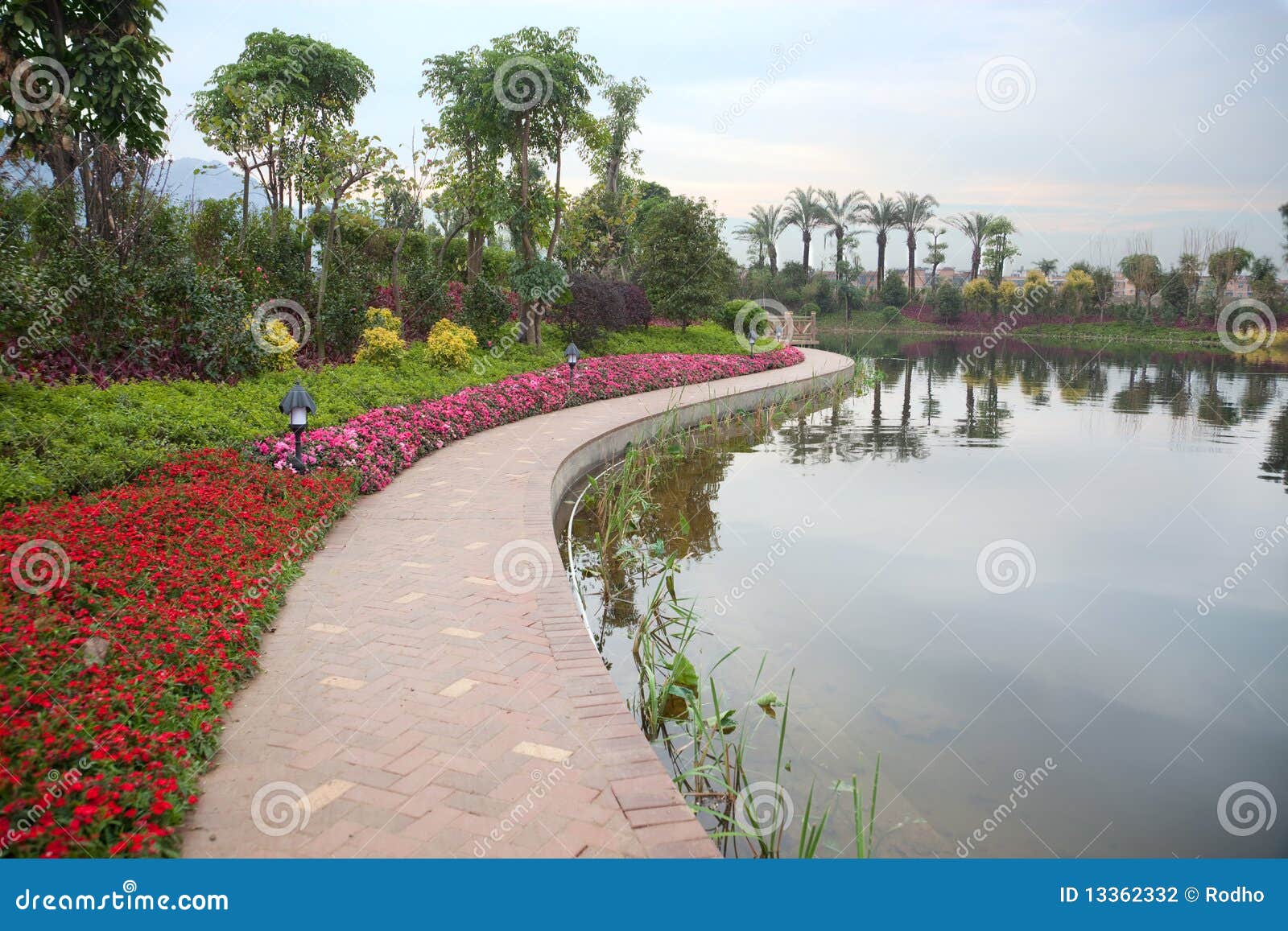 Lake footpath stock photo. Image of lake, outdoors, foliage - 13362332