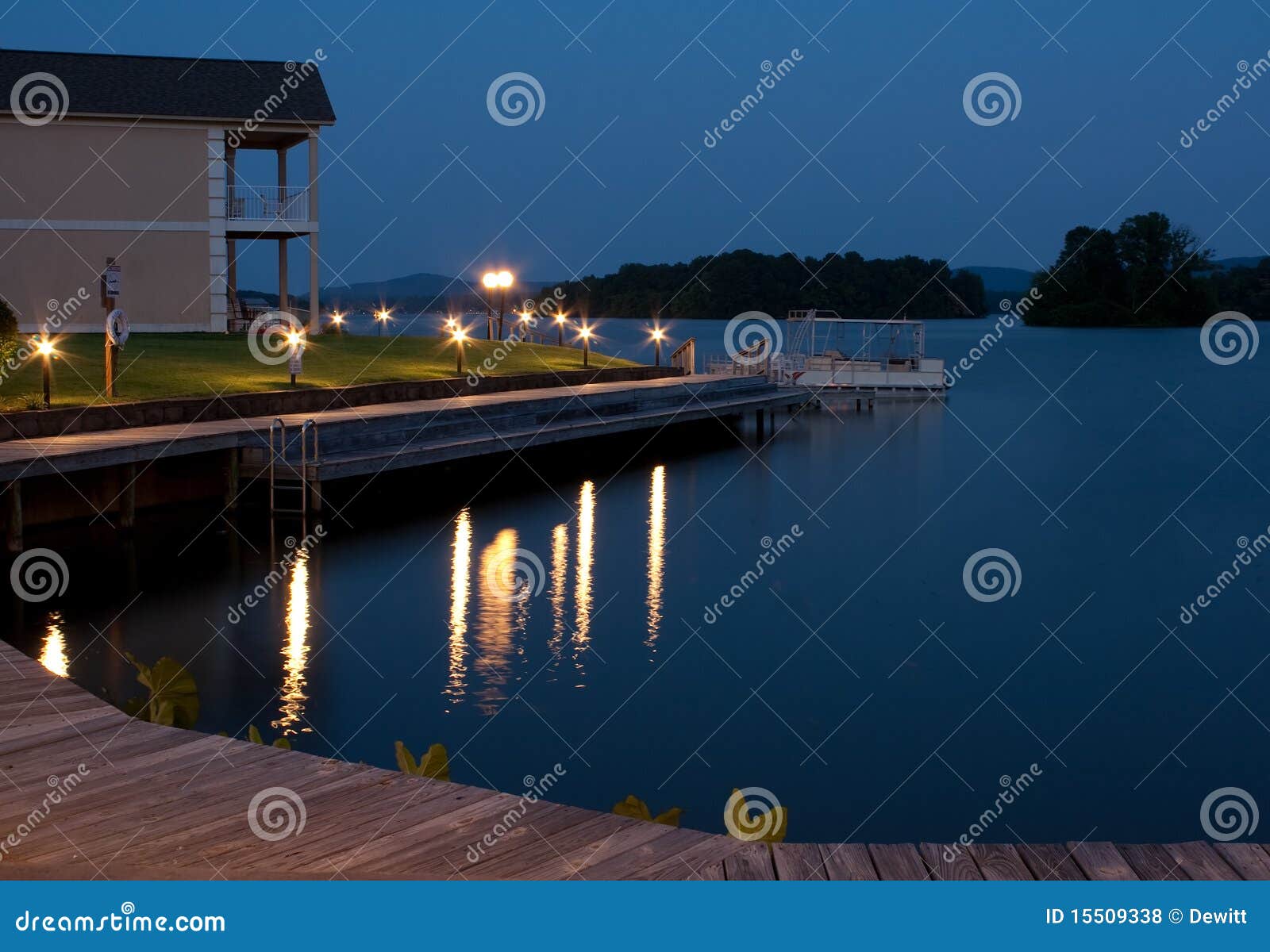 Lake front property stock photo. Image of resort, horizontal - 15509338
