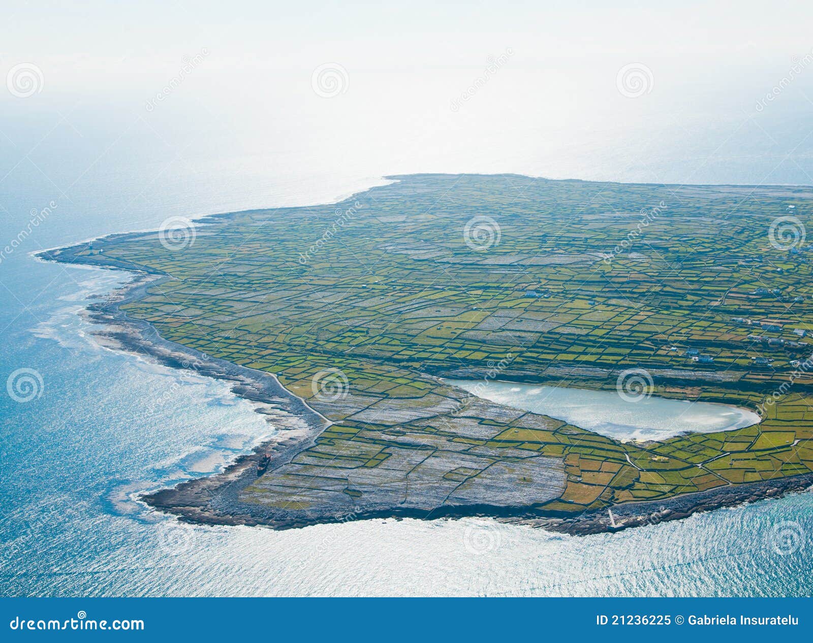 Lake on Inisheer island stock image. Image of lake, season - 21236225