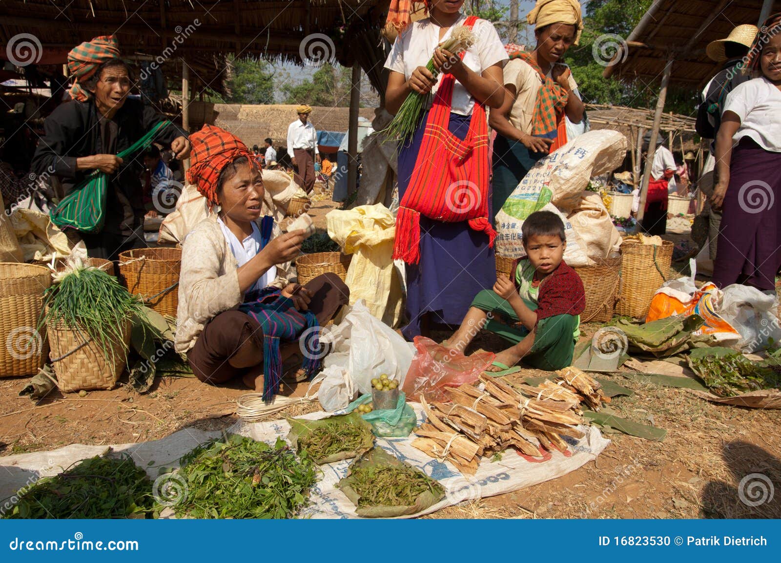 Lake Inly Myanmar, Traditional Editorial Image - Image of rural ...
