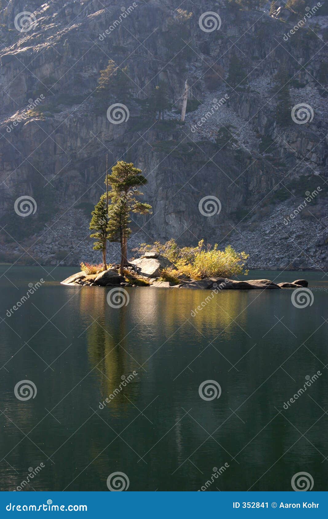 Lake Isand Picture. Image: 352841