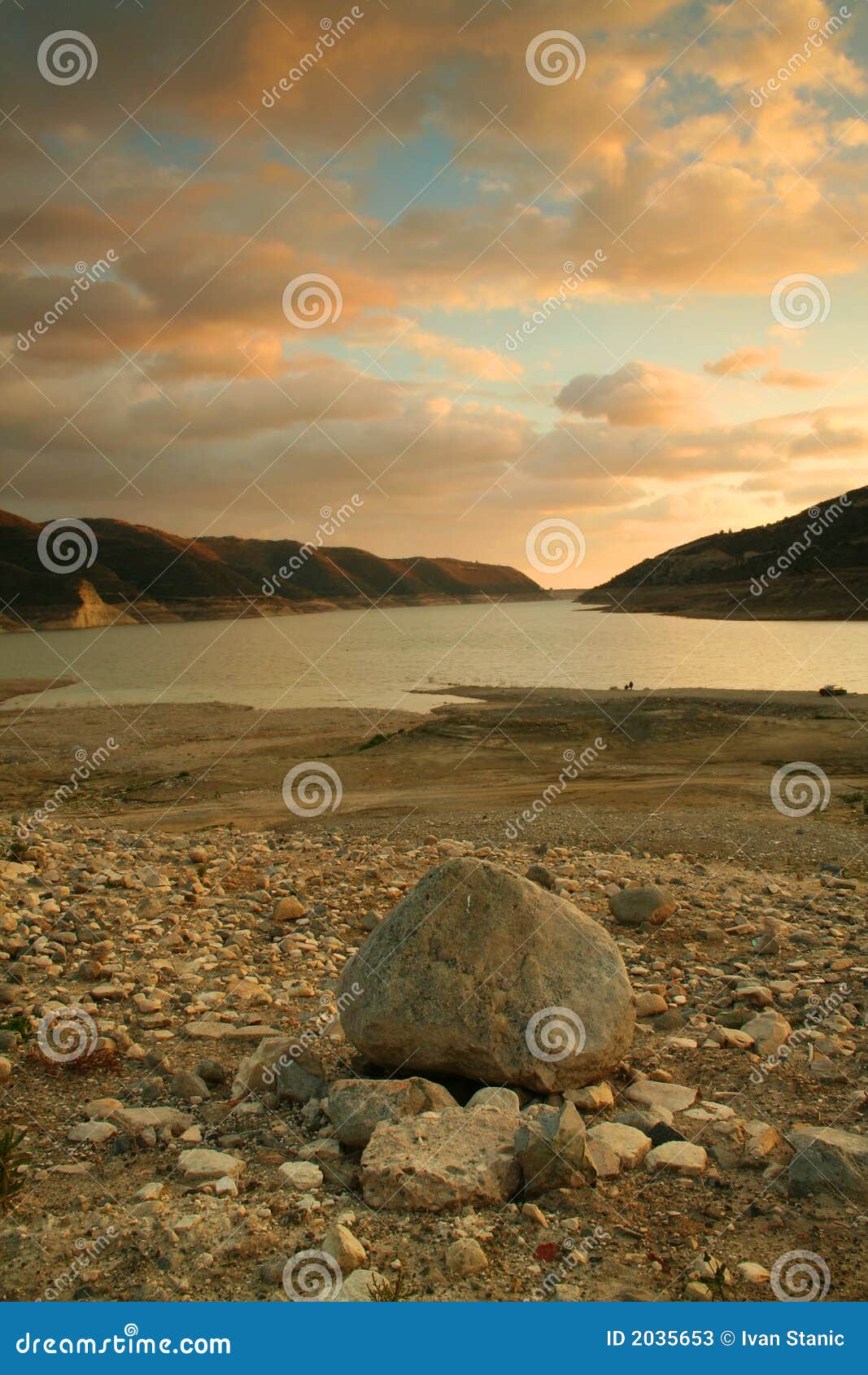 Lake at Kouris Dam, Cyprus stock image. Image of mountain - 2035653