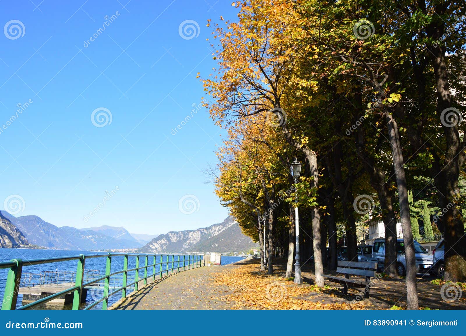 Lake Lecco in fall, Italy editorial photo. Image of alto - 83890941