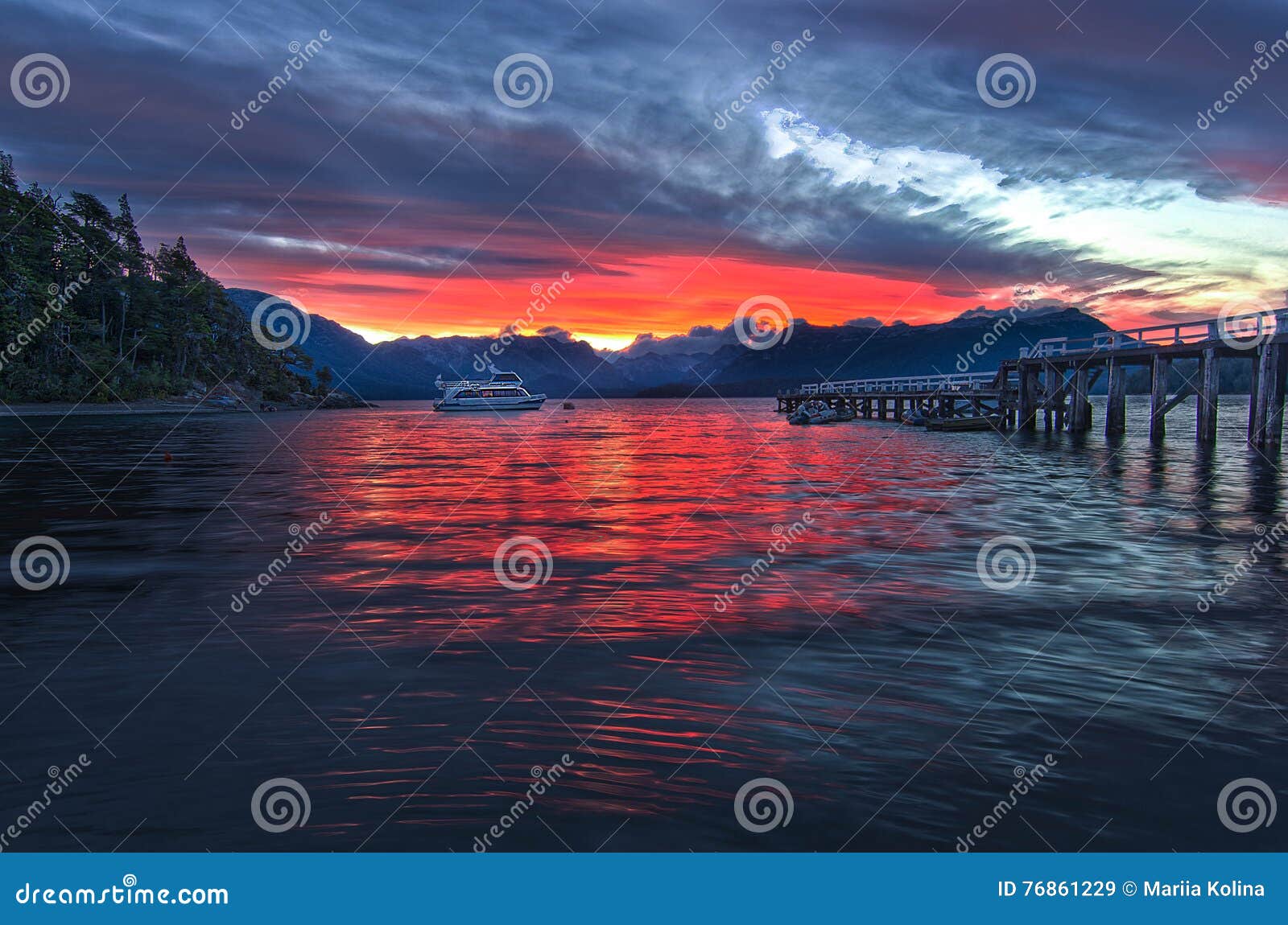 Lake Mountain Sunset Landscape Stock Image - Image of rest, evening ...