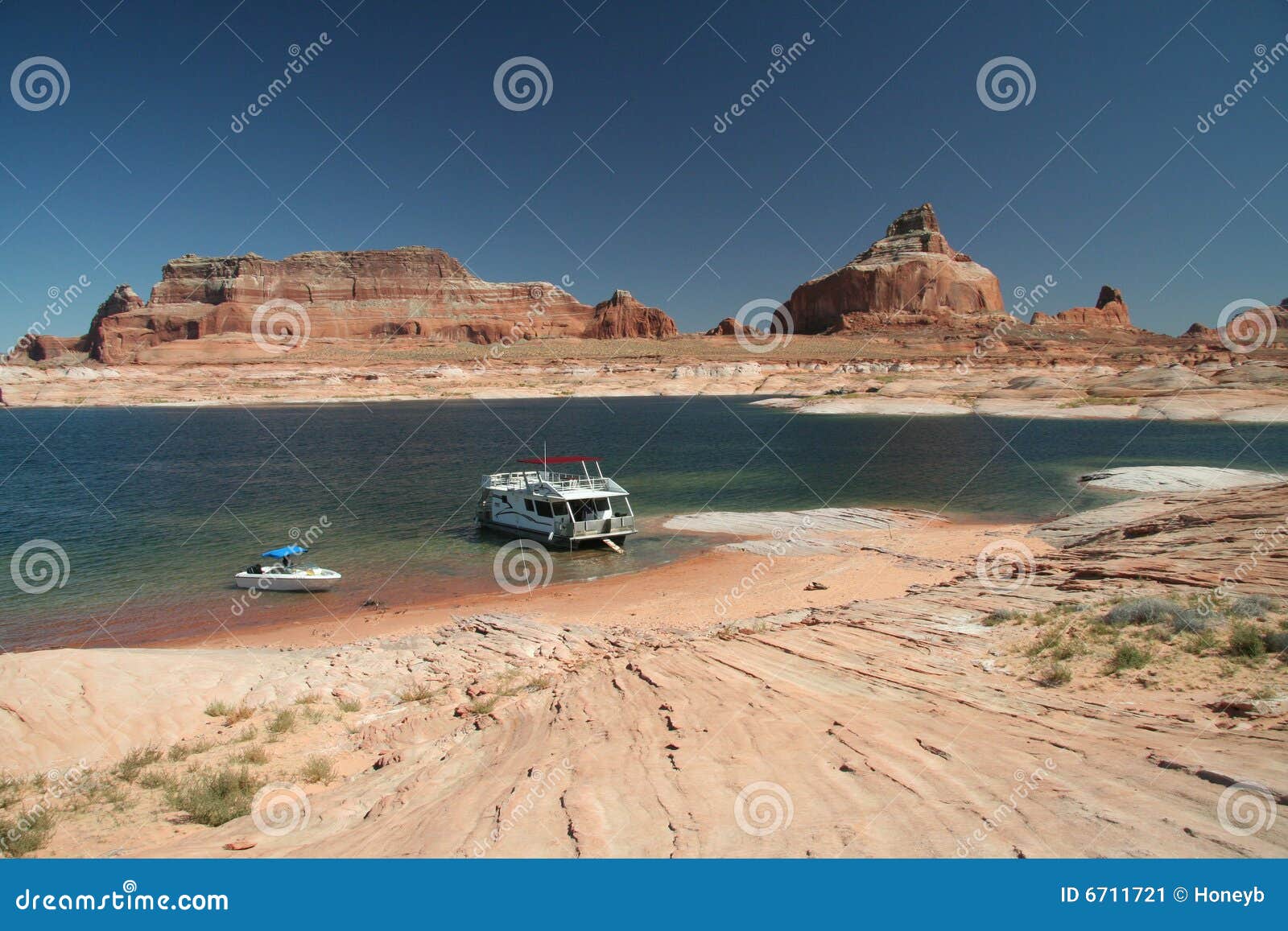 Lake Powell boats stock image. Image of houseboat, inlet - 6711721