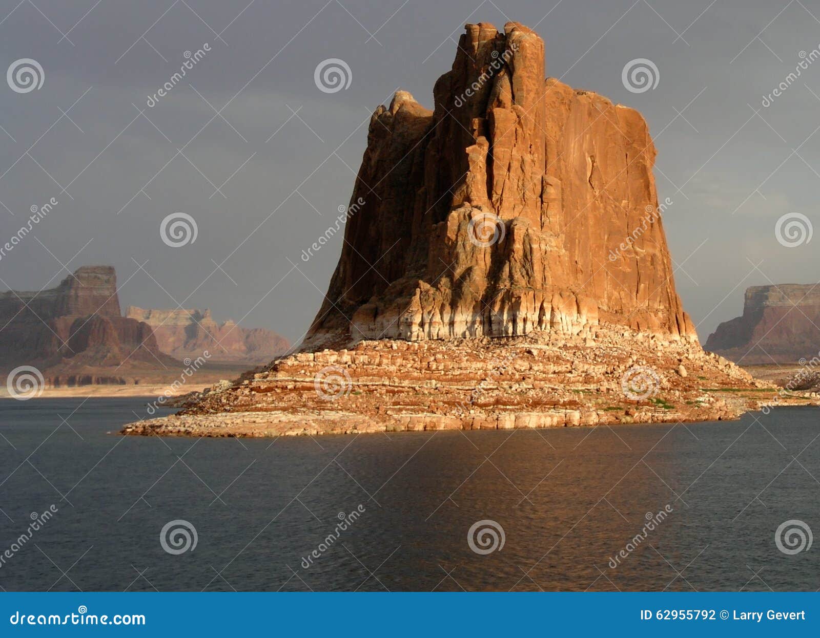 Lake Powell monolith stock photo. Image of landmark, colors - 62955792