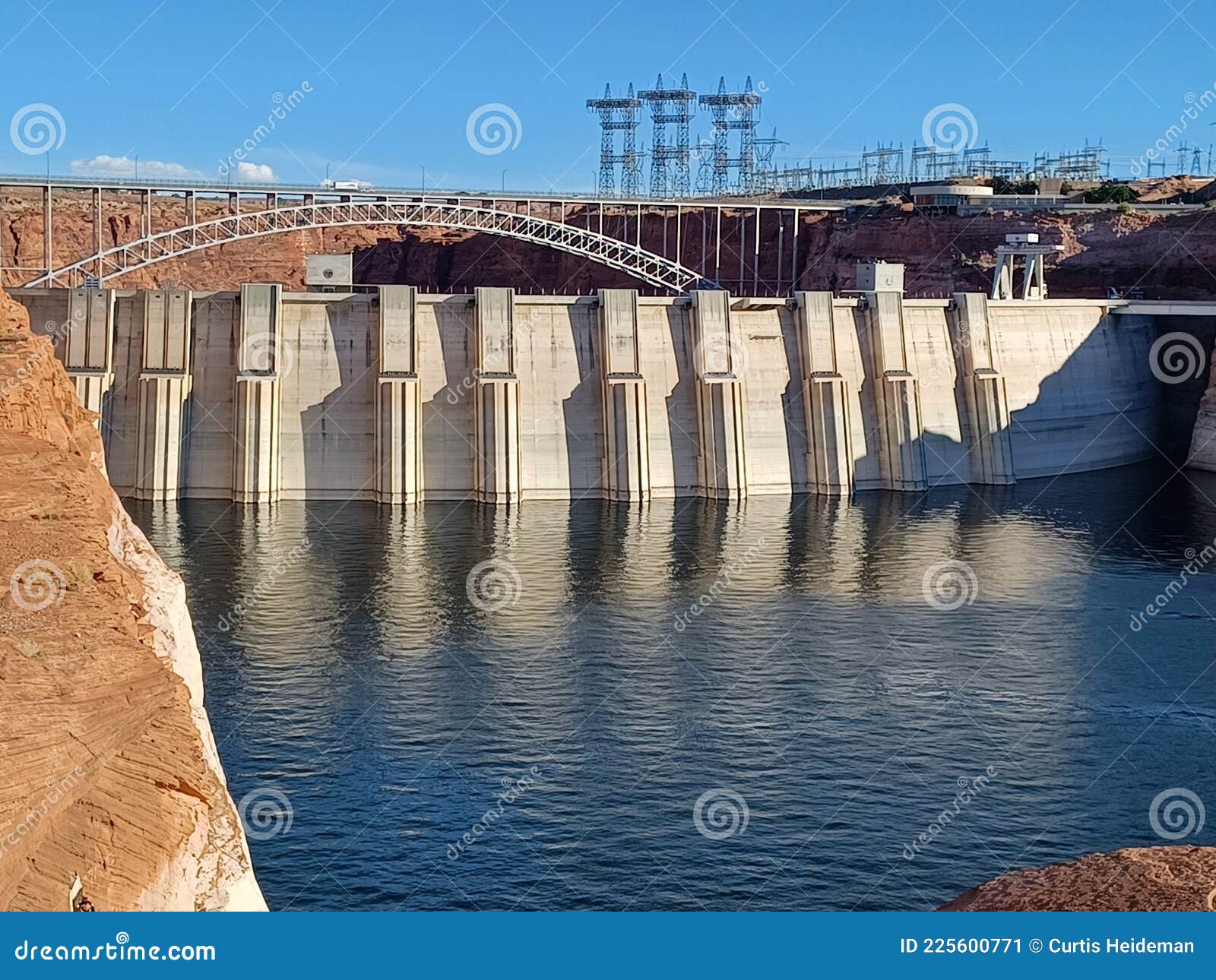 Lake Powell Utah dam stock image. Image of reflection - 225600771