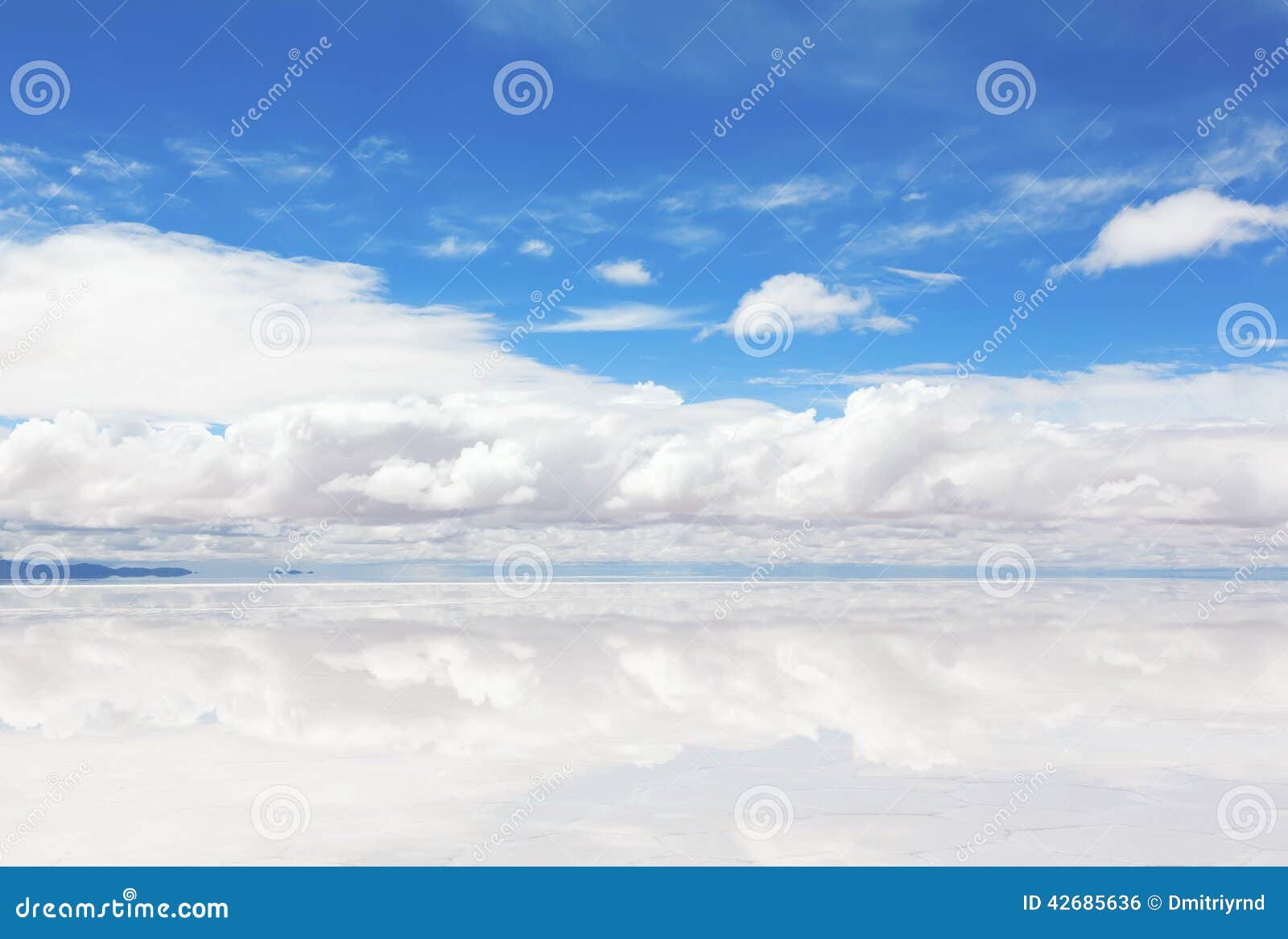 Lake Salar De Uyuni with a Thin Layer of Water Stock Photo - Image of ...