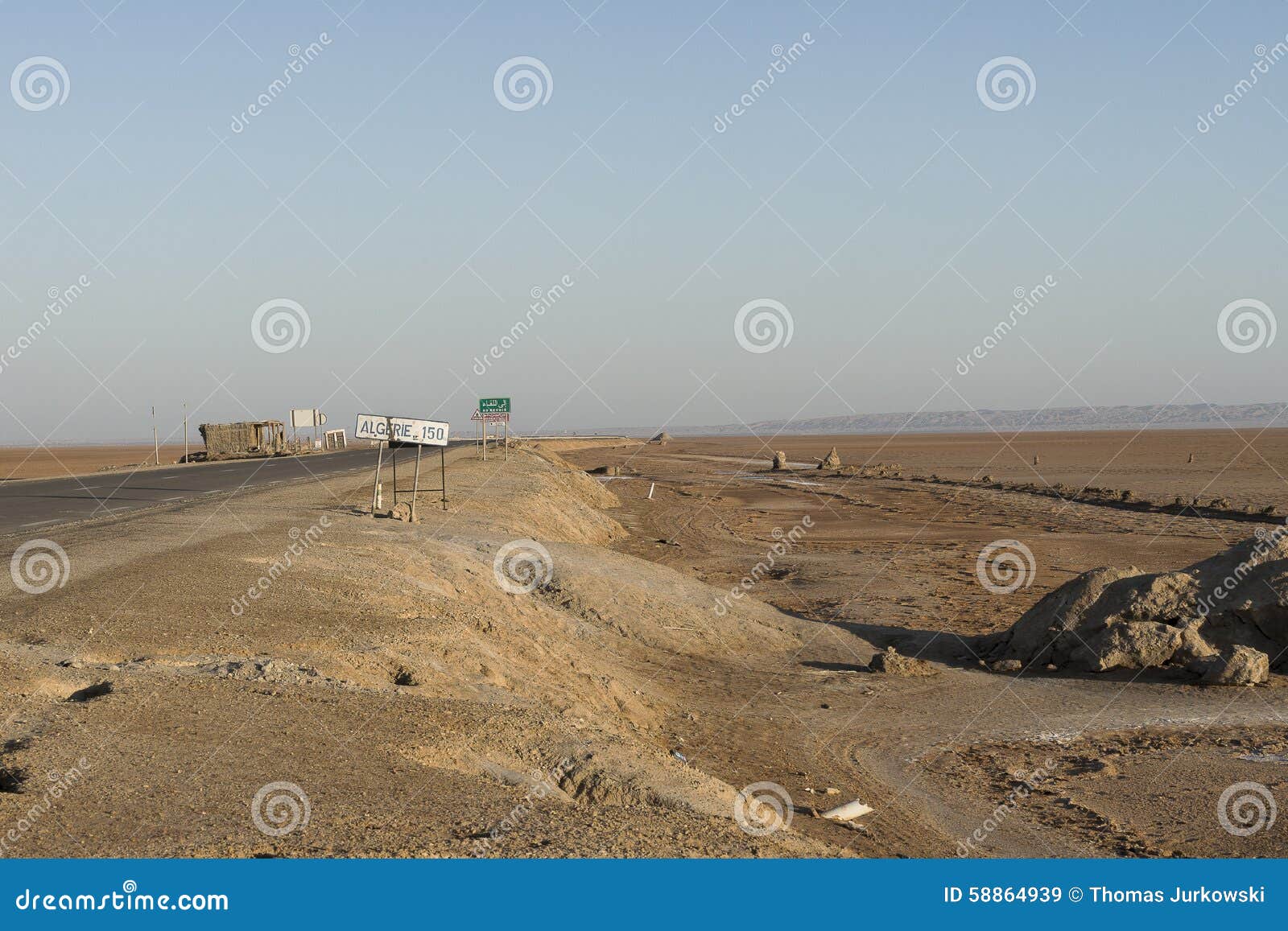 Lake salt sahara tunisia fotografering för bildbyråer. Bild av horisont ...