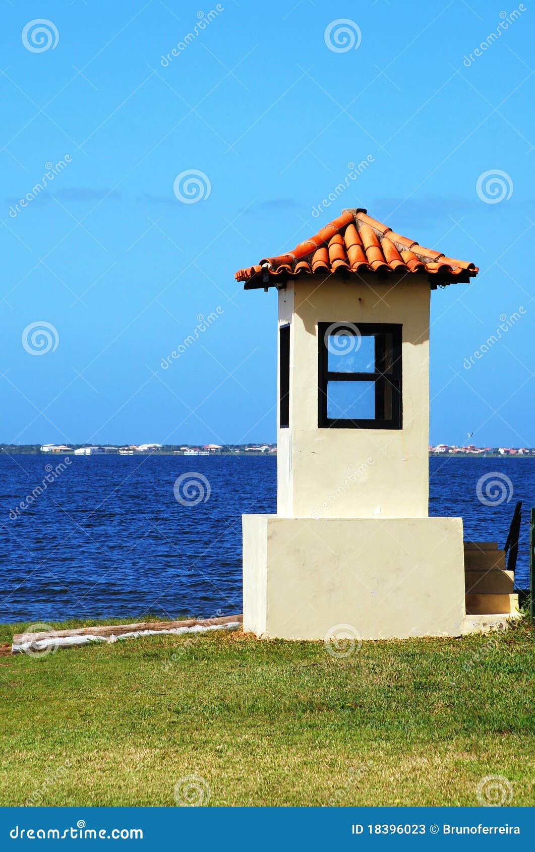 The lake sentry box stock image. Image of house, lake - 18396023