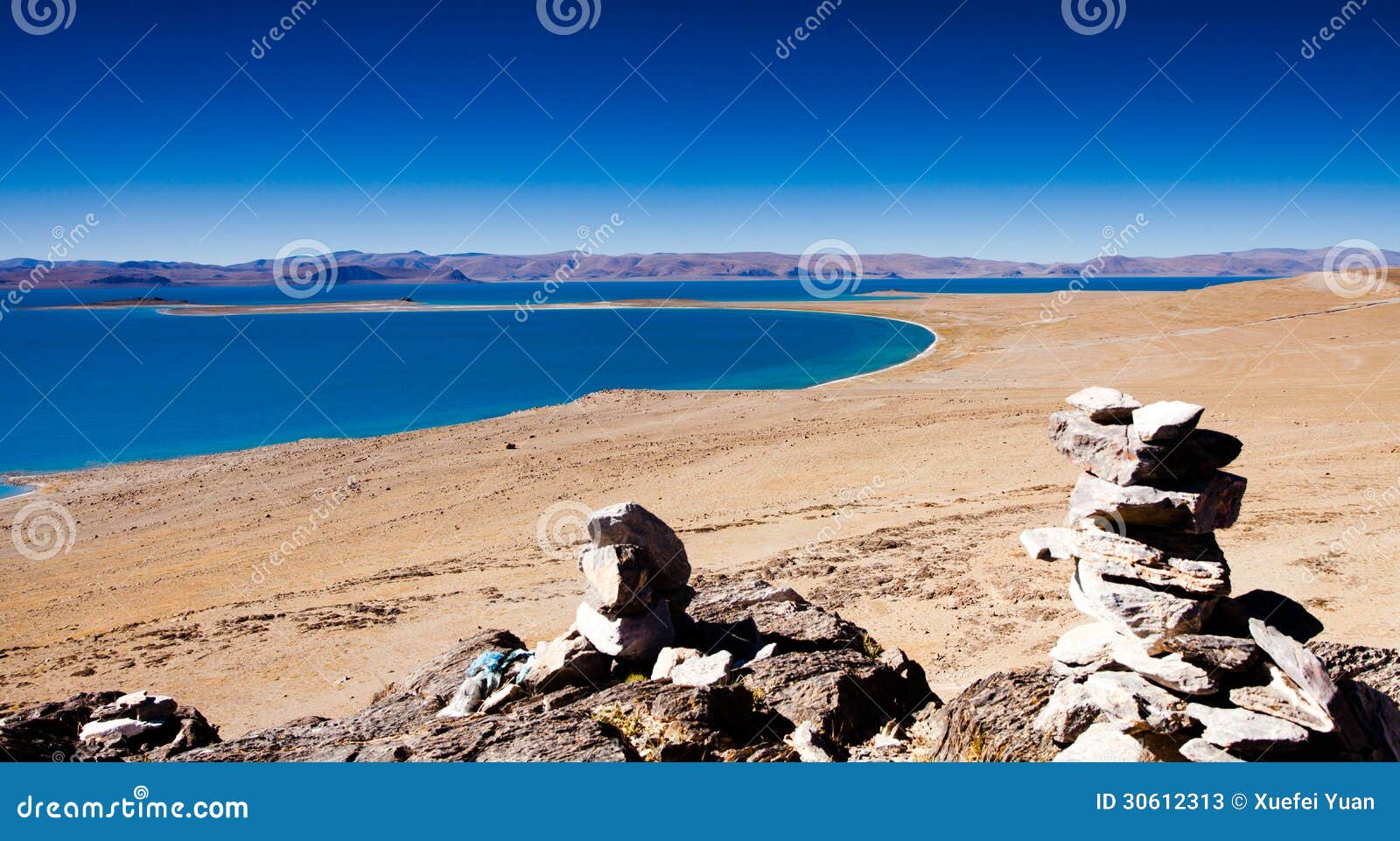 Lake shore of Zhari namco stock image. Image of namco - 30612313