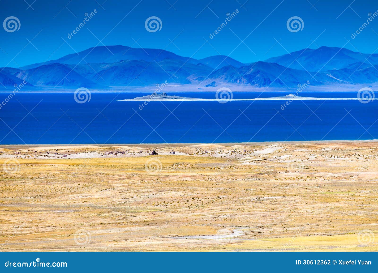 Lake shore of Zhari namco stock photo. Image of shore - 30612362