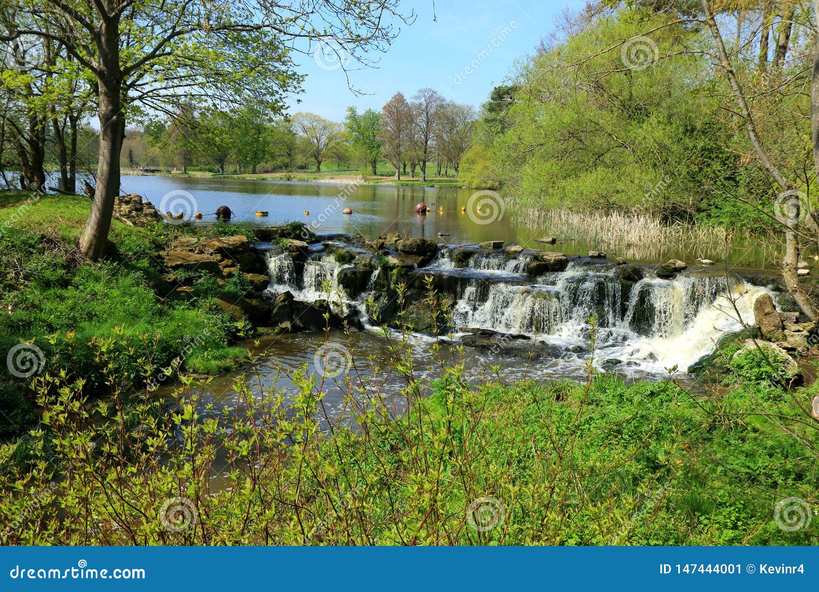 A Lake and a Waterfall in the Kent Countryside Stock Image - Image of ...