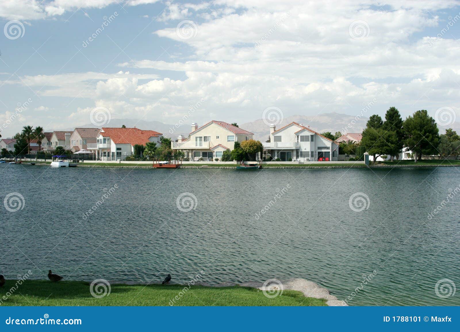 Lakefront Homes with Water View Stock Image - Image of home, huge: 1788101
