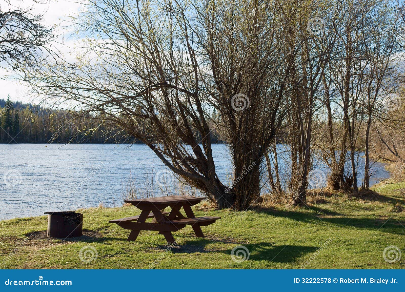 Lakeside Campsite stock photo. Image of leisurely, getaway - 32222578