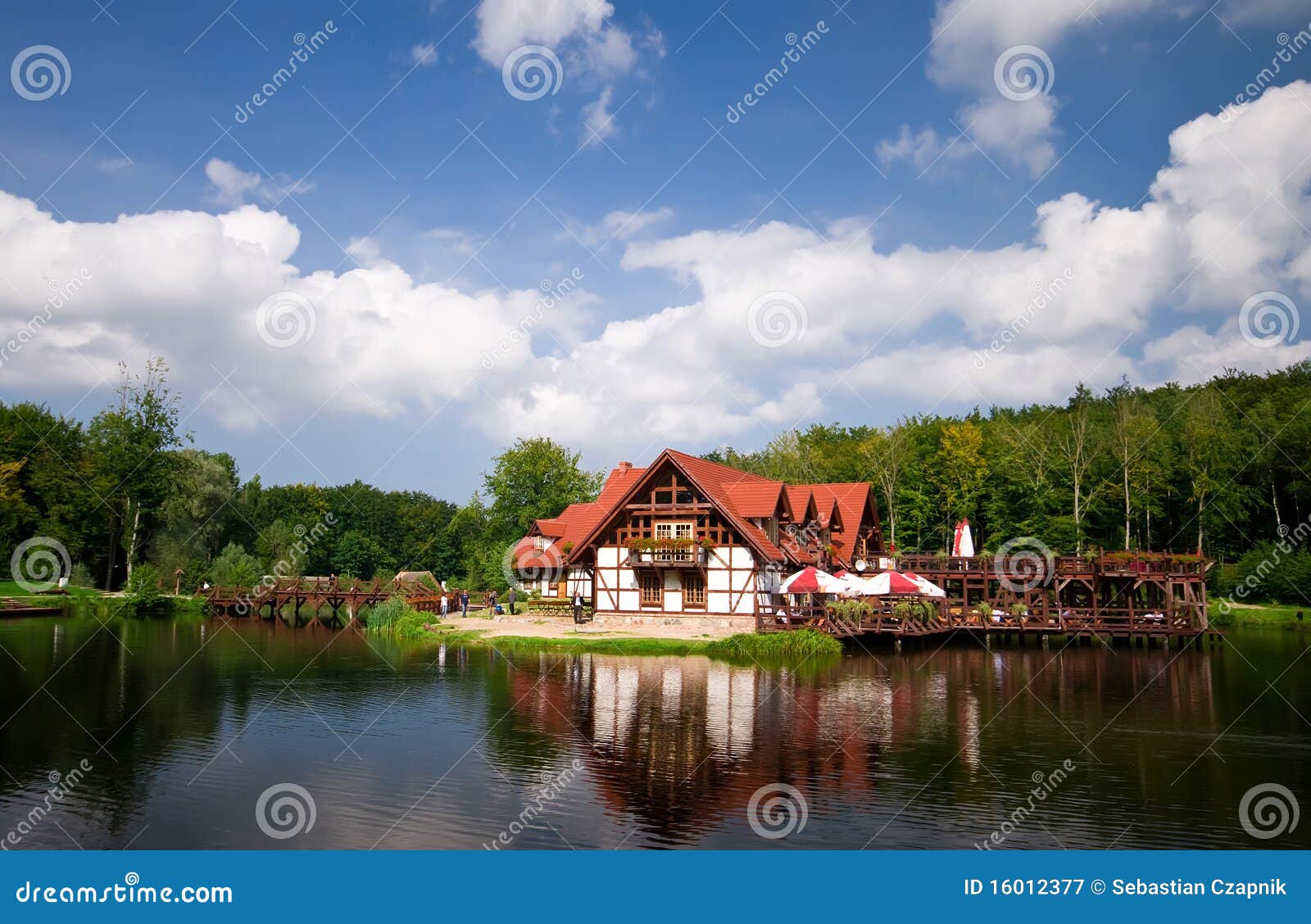 Lakeside house stock image. Image of riverside, home - 16012377