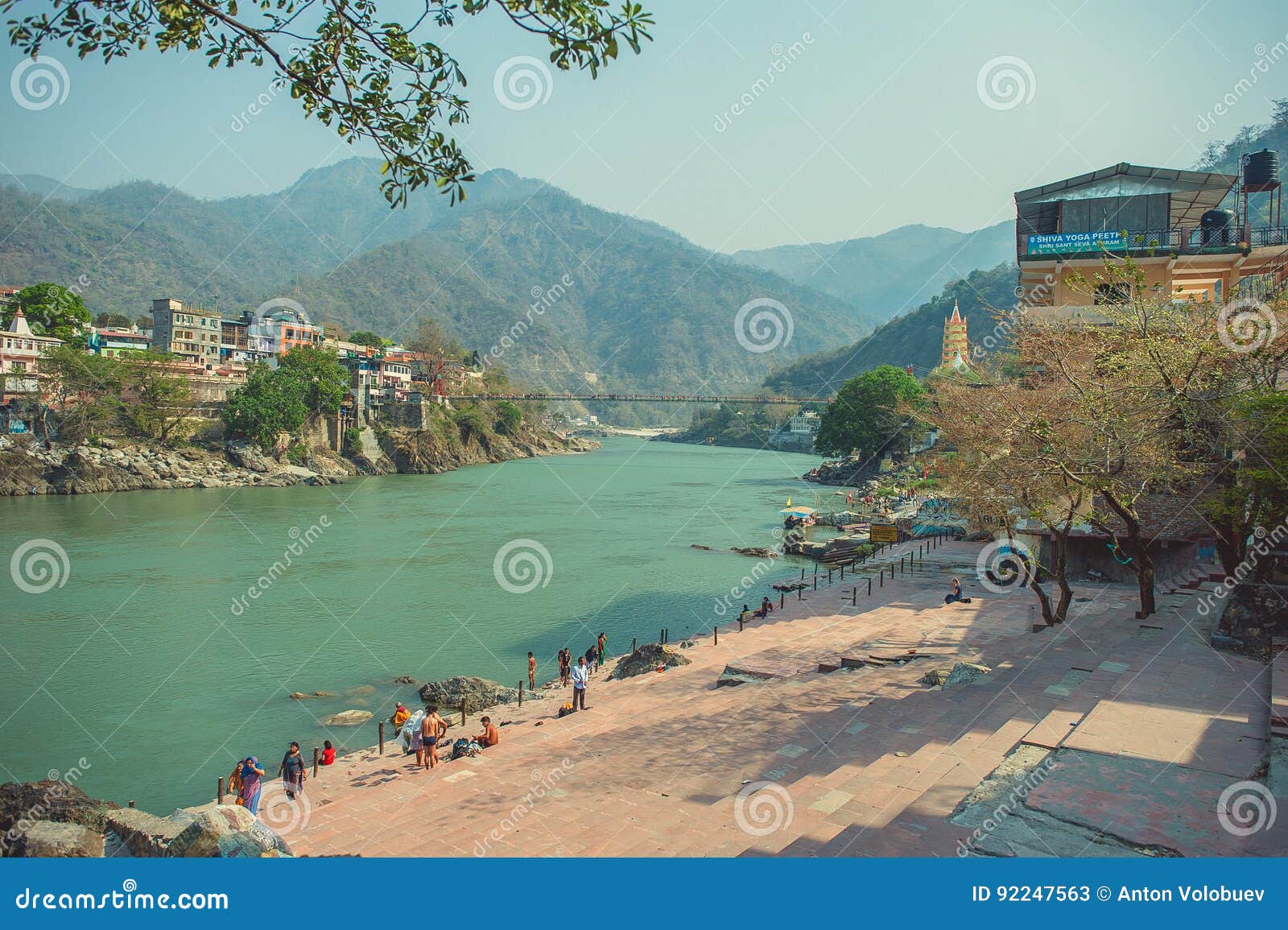 Laksman Jhula Bridge Across The Ganges River Editorial Photo ...