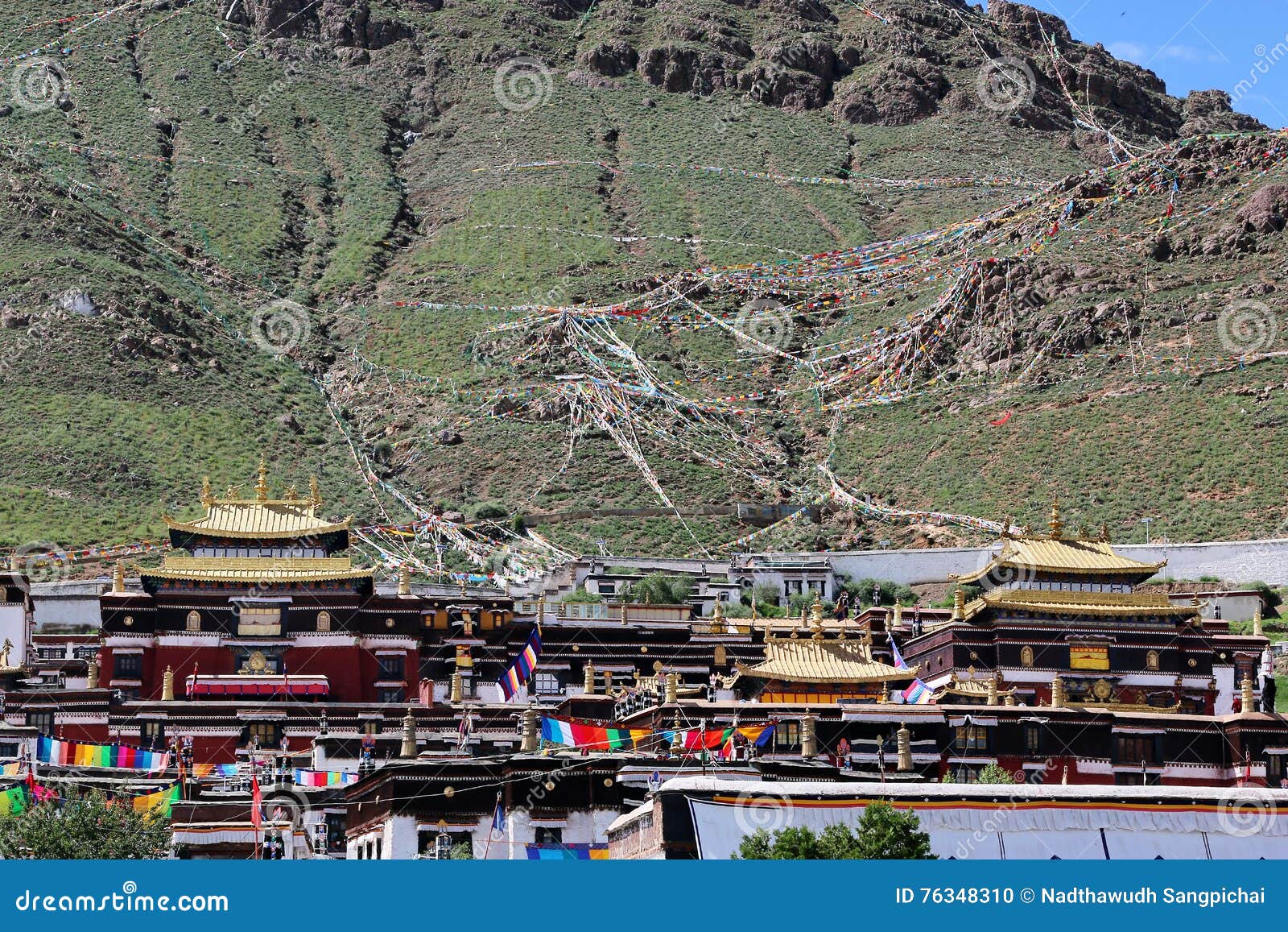 Lama temple in Tibet editorial image. Image of himalaya - 76348310