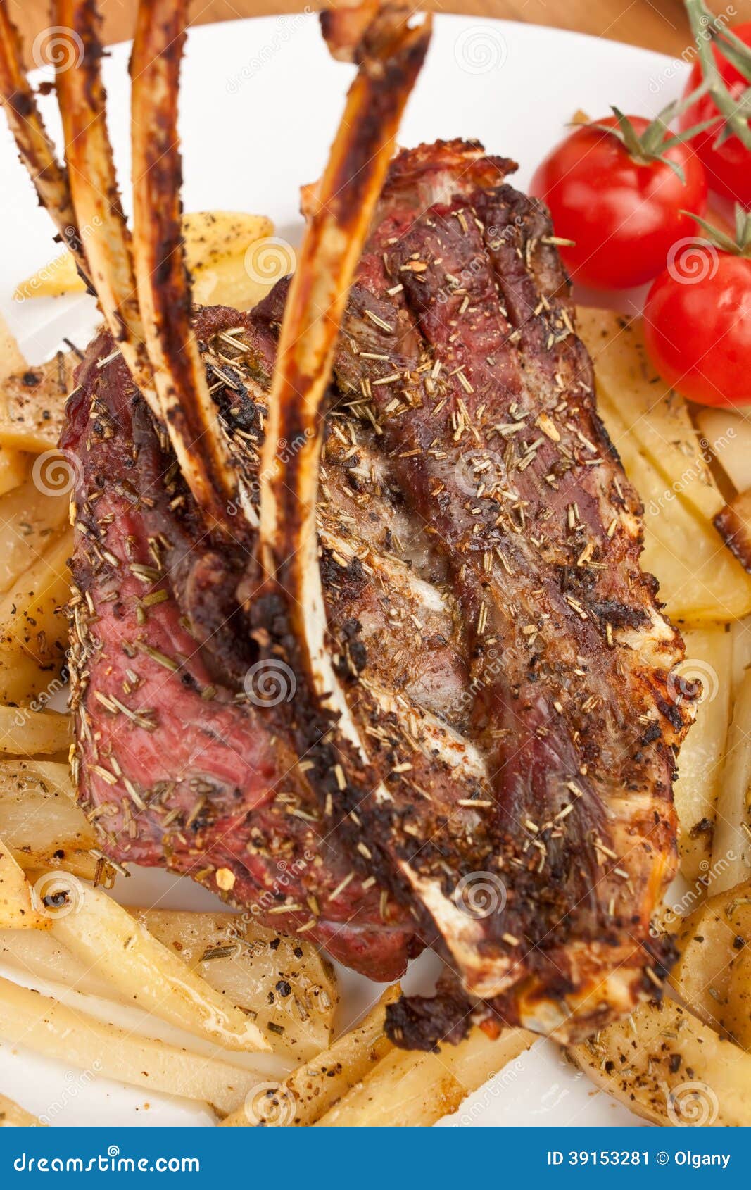 Lamm-Rippen Mit Thymian-Abschluss Oben Stockbild - Bild von lamm ...