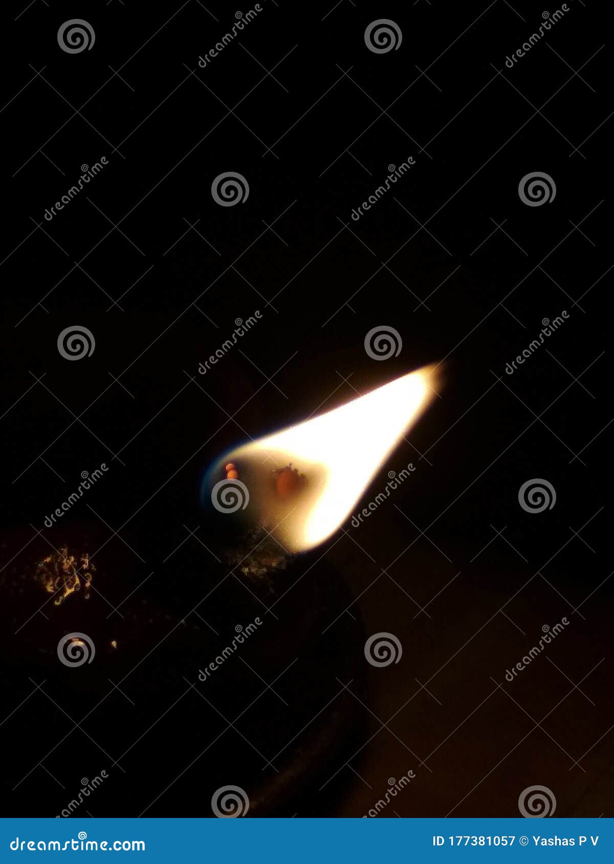 Lamp in the dark Deepa stock image. Image of warm, flame - 177381057