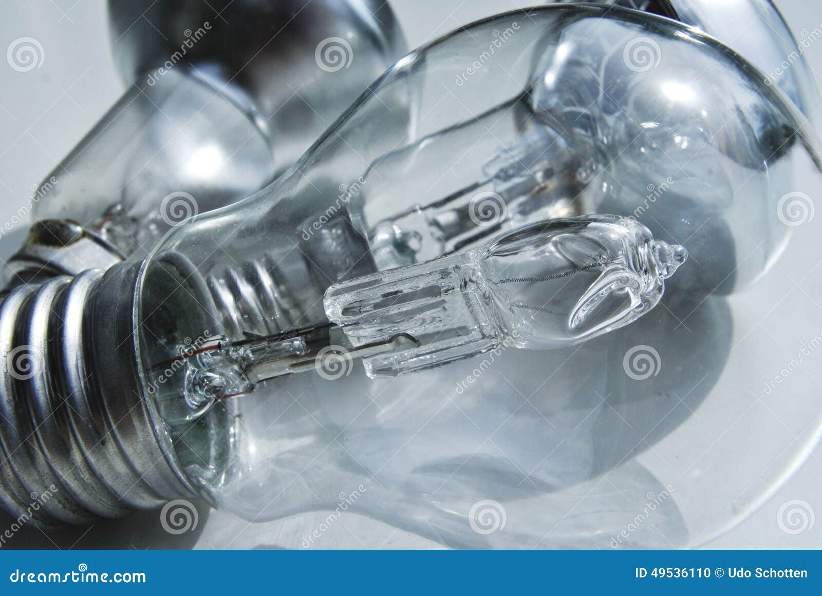 Lampada alogena fotografia stock. Immagine di squallore - 49536110