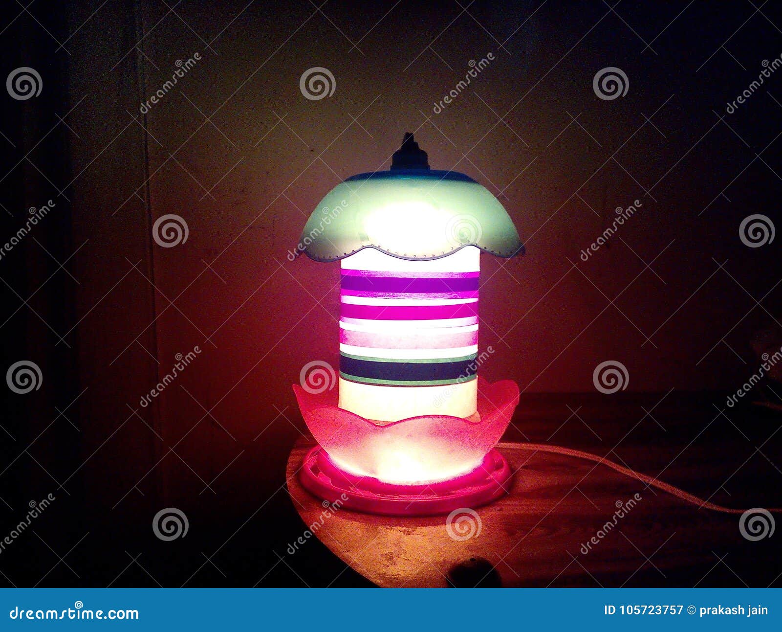 Lampe image stock. Image of abouti, lampe, nuit, lumière - 105723757