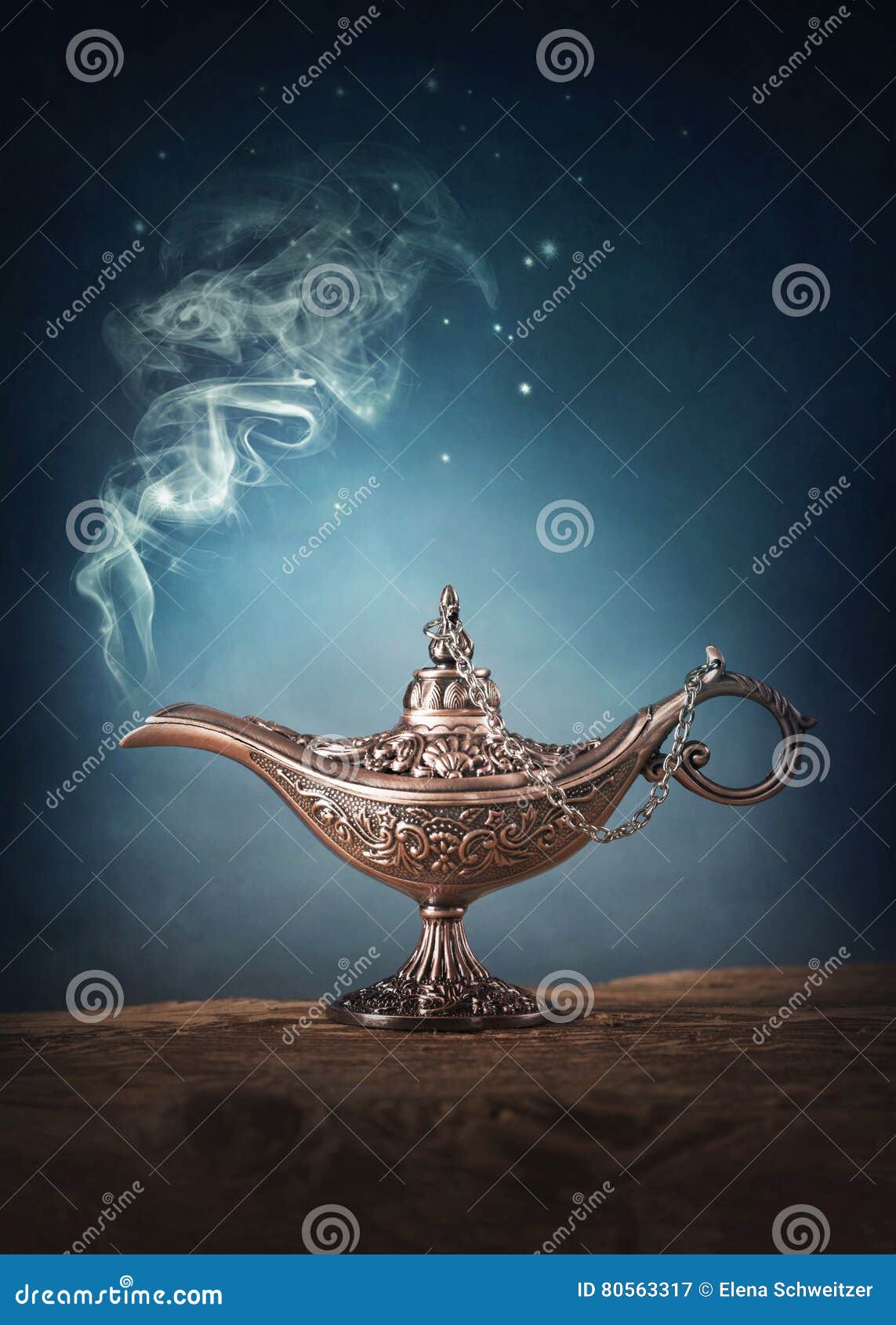 Lampe de magie d'Aladdin image stock. Image du concept - 80563317