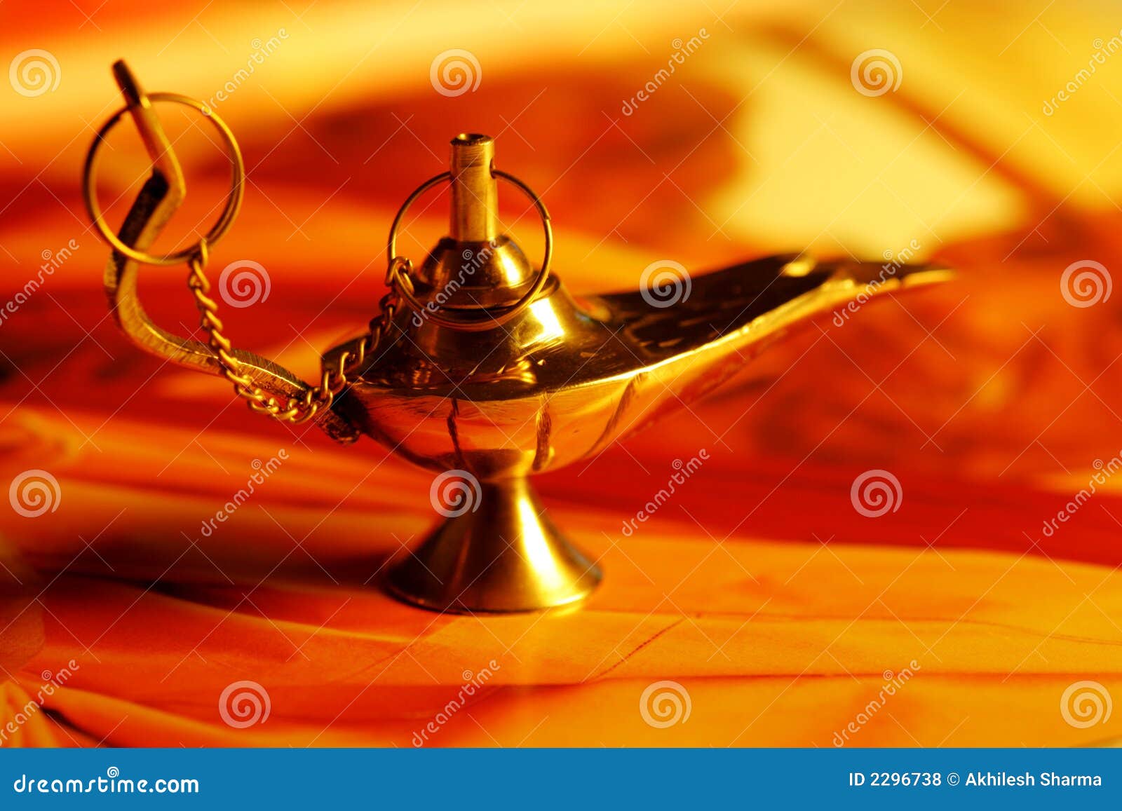 Lampe magique photo stock. Image du fairytale, concept - 2296738