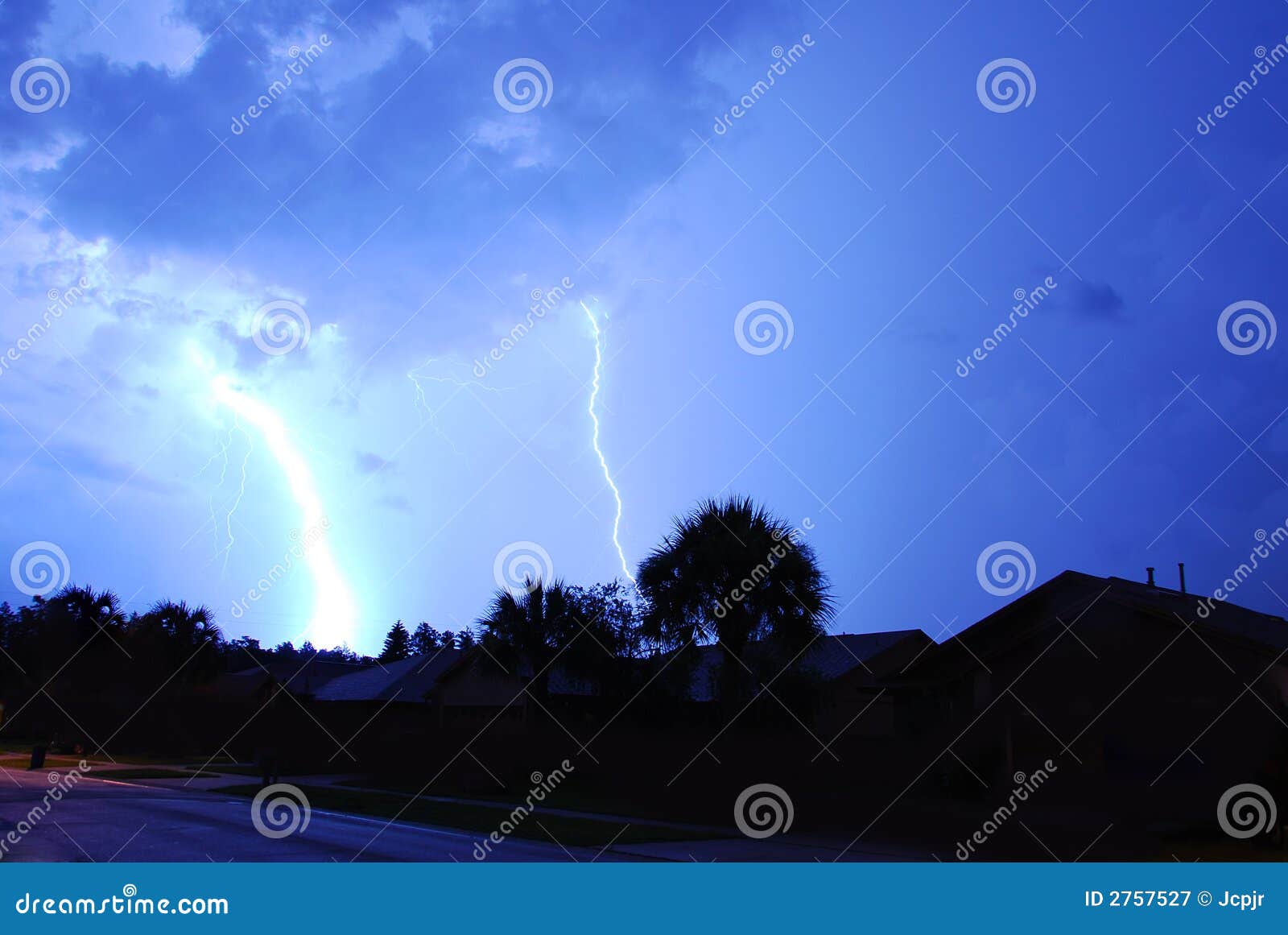 Lampo immagine stock. Immagine di disturbo, scossa, applausi - 2757527