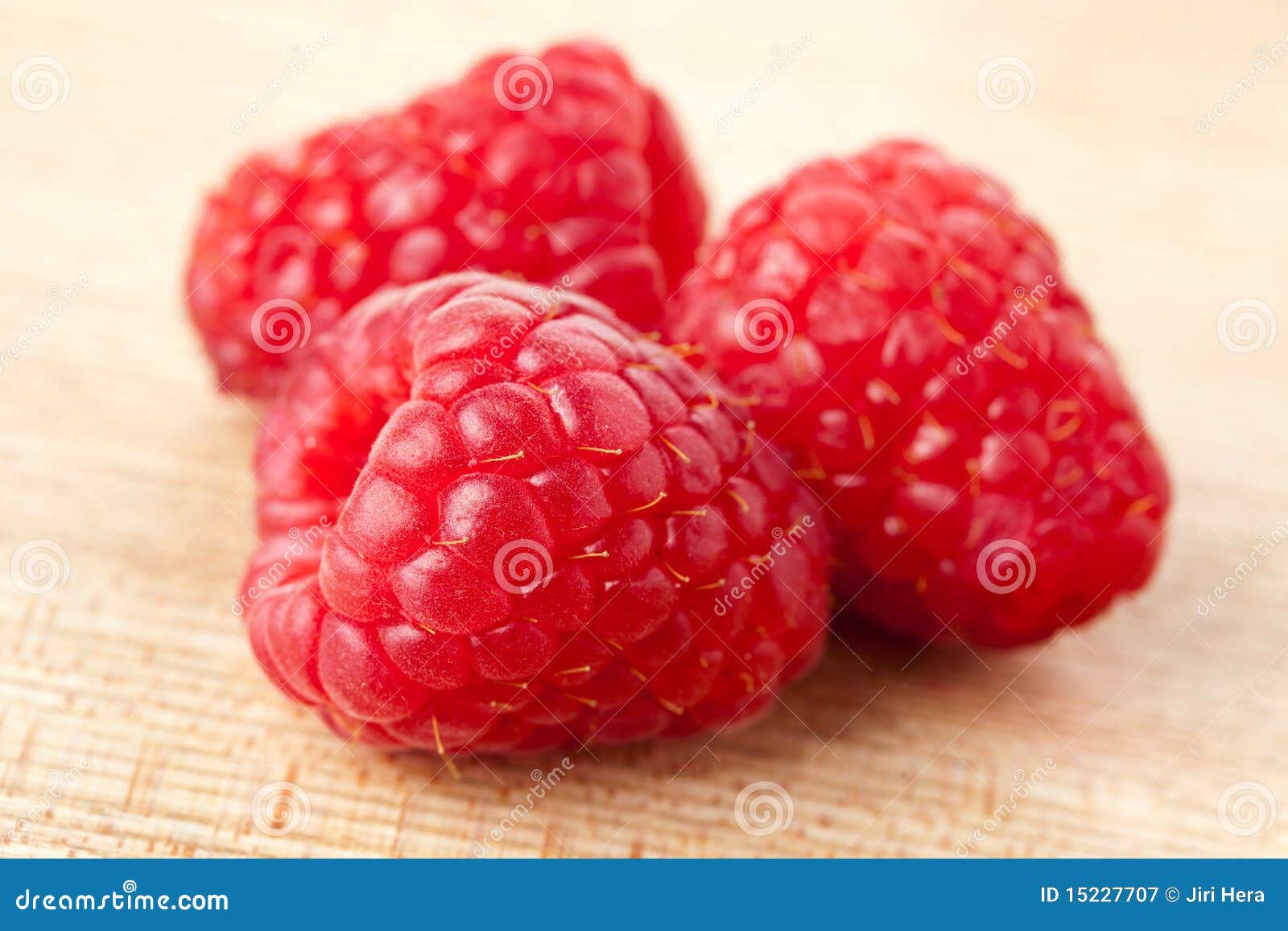 Lampone rosso immagine stock. Immagine di rosa, frutta - 15227707