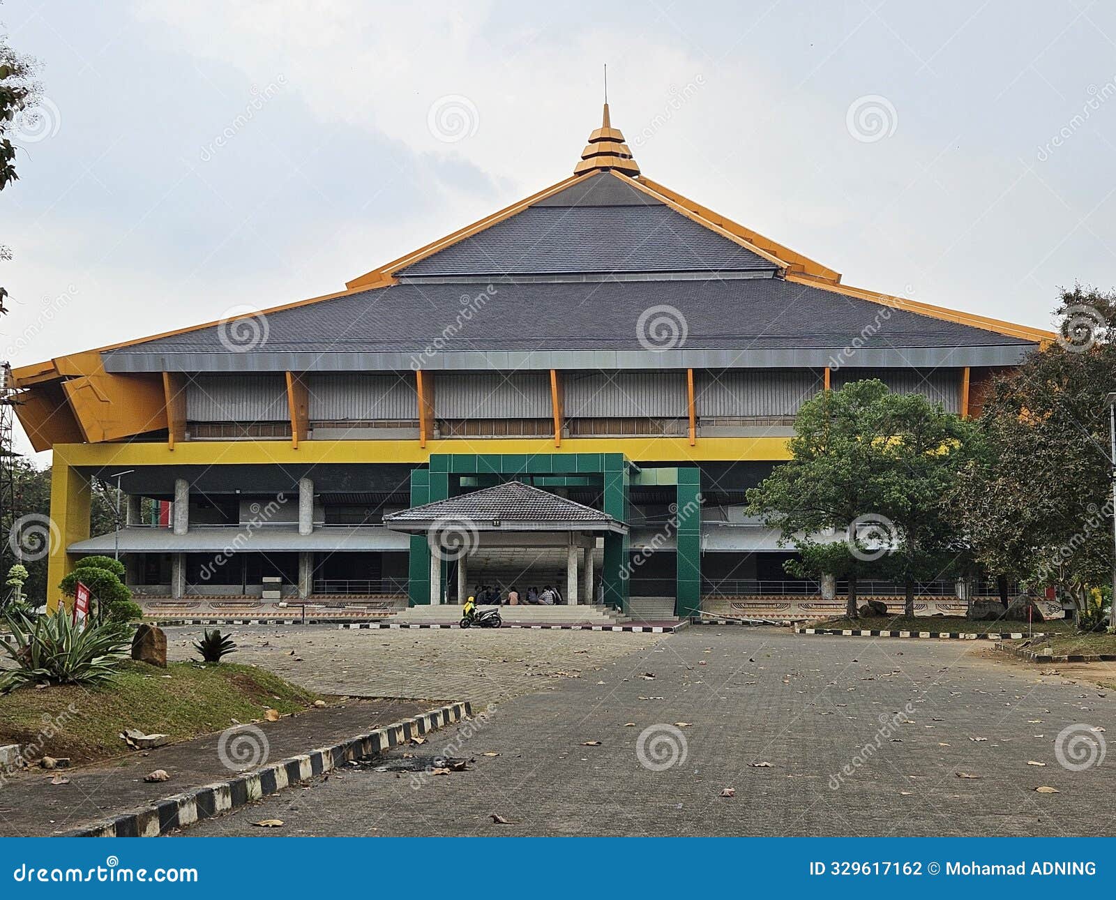 Lampung University Building Stock Photo - Image of lane, landmark ...