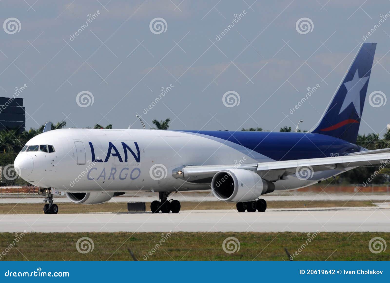 LAN Chile cargo jet editorial photography. Image of logistic - 20619642