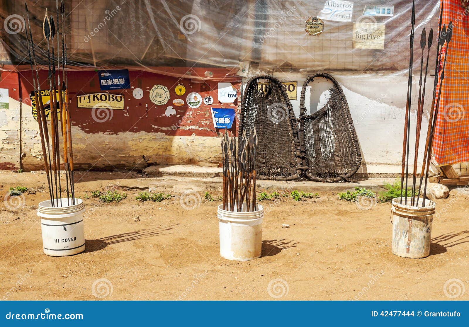 Lances africaines image stock éditorial. Image du détail - 42477444