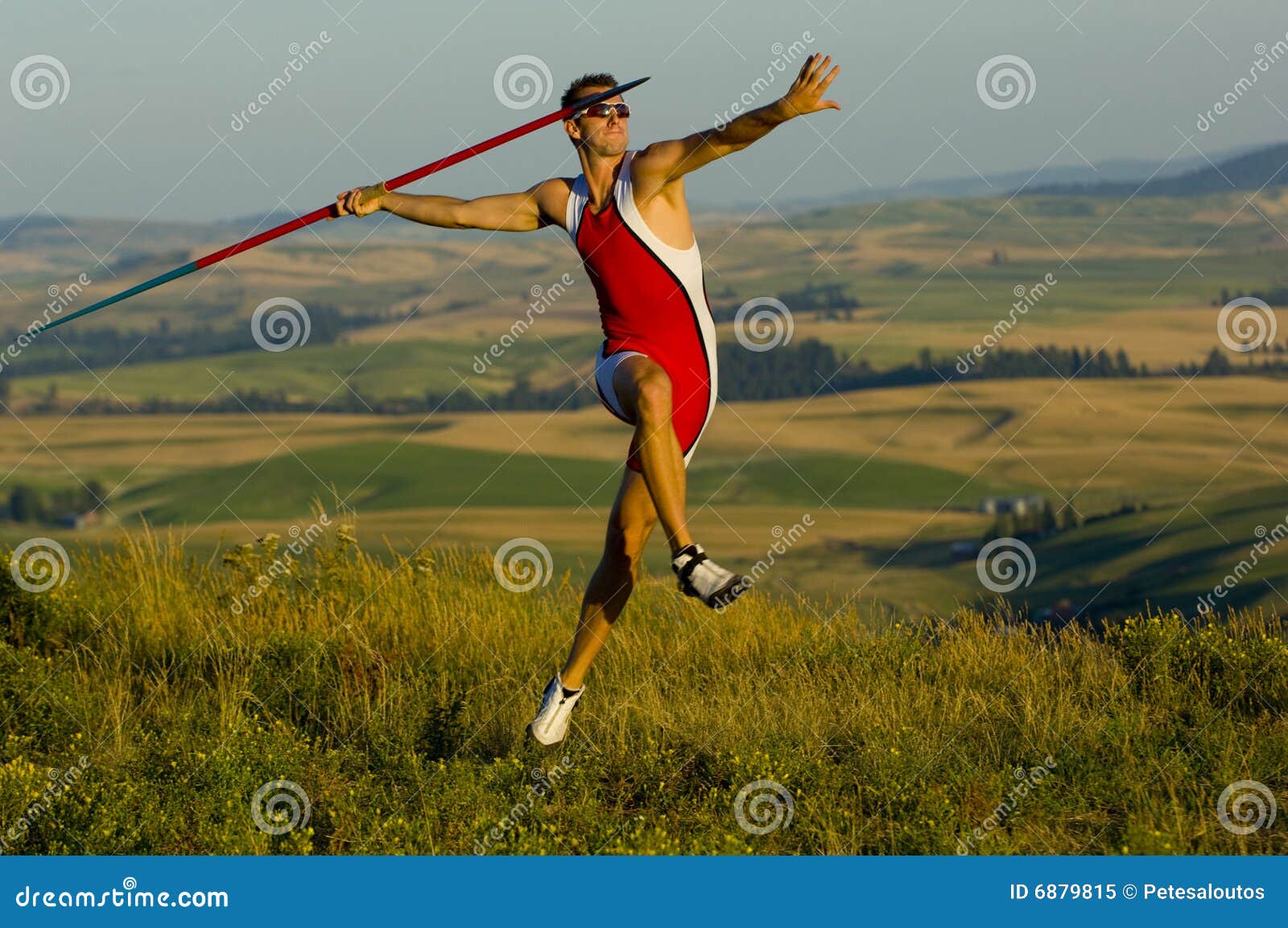 Lanceur de javelot image stock. Image du verticale, adulte - 6879815