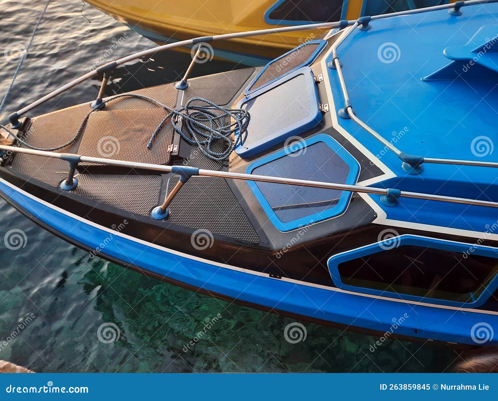 Lancha Motora De La Ciudad De Ternate Imagen de archivo - Imagen de ...