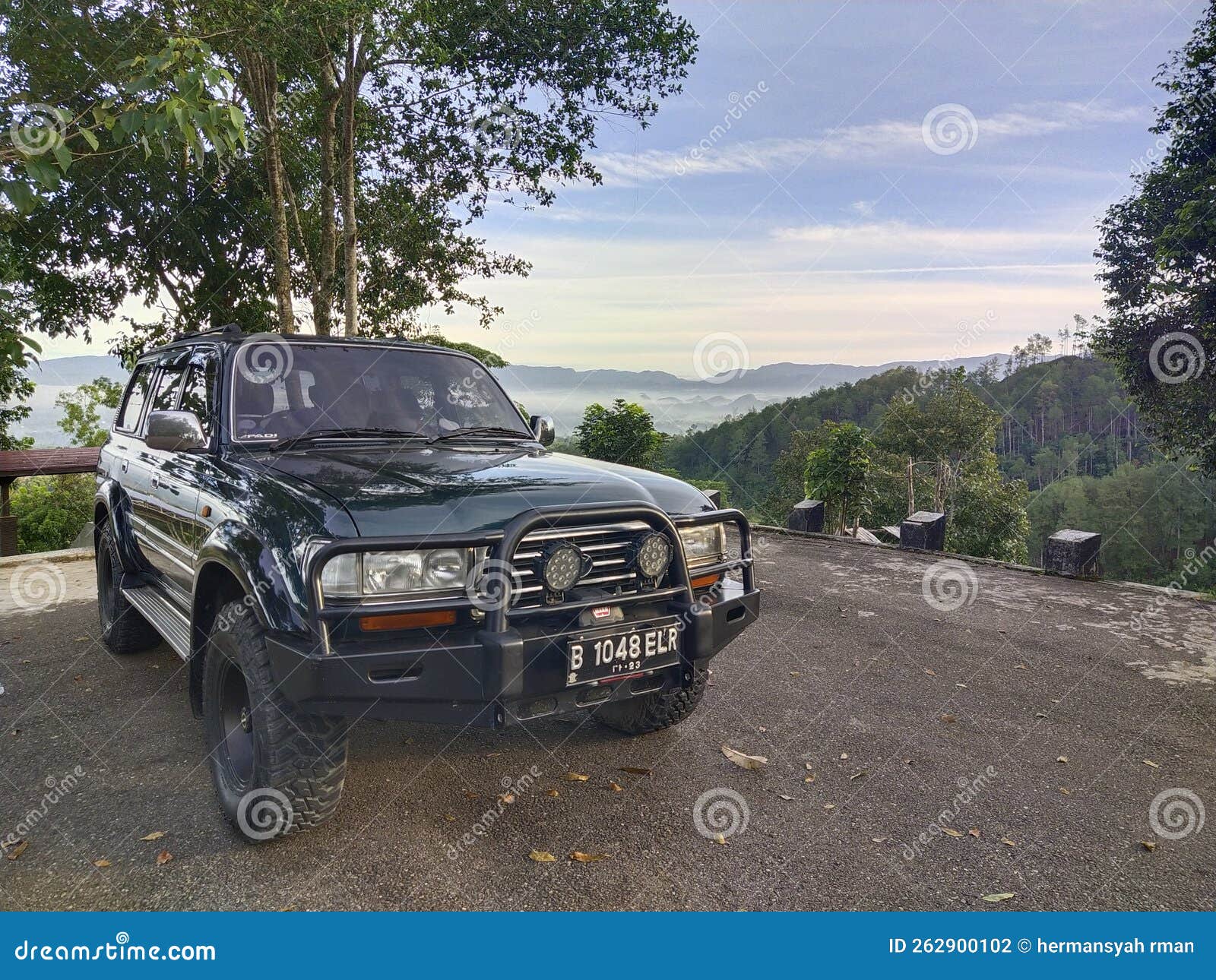 Land cruiser vx 80 1996 editorial photography. Image of cruiservx80 ...