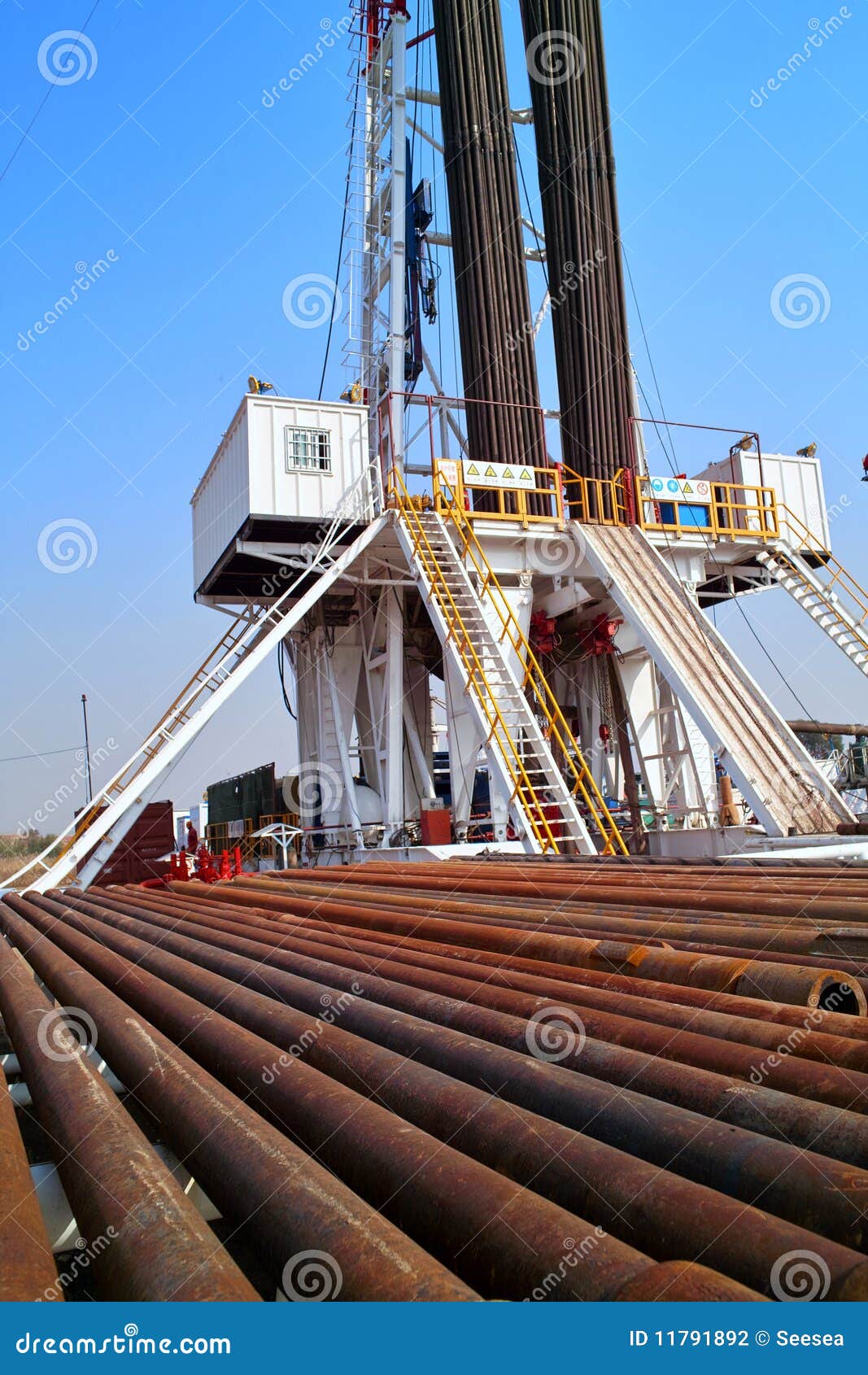 Land drilling rig stock photo. Image of energy, field - 11791892