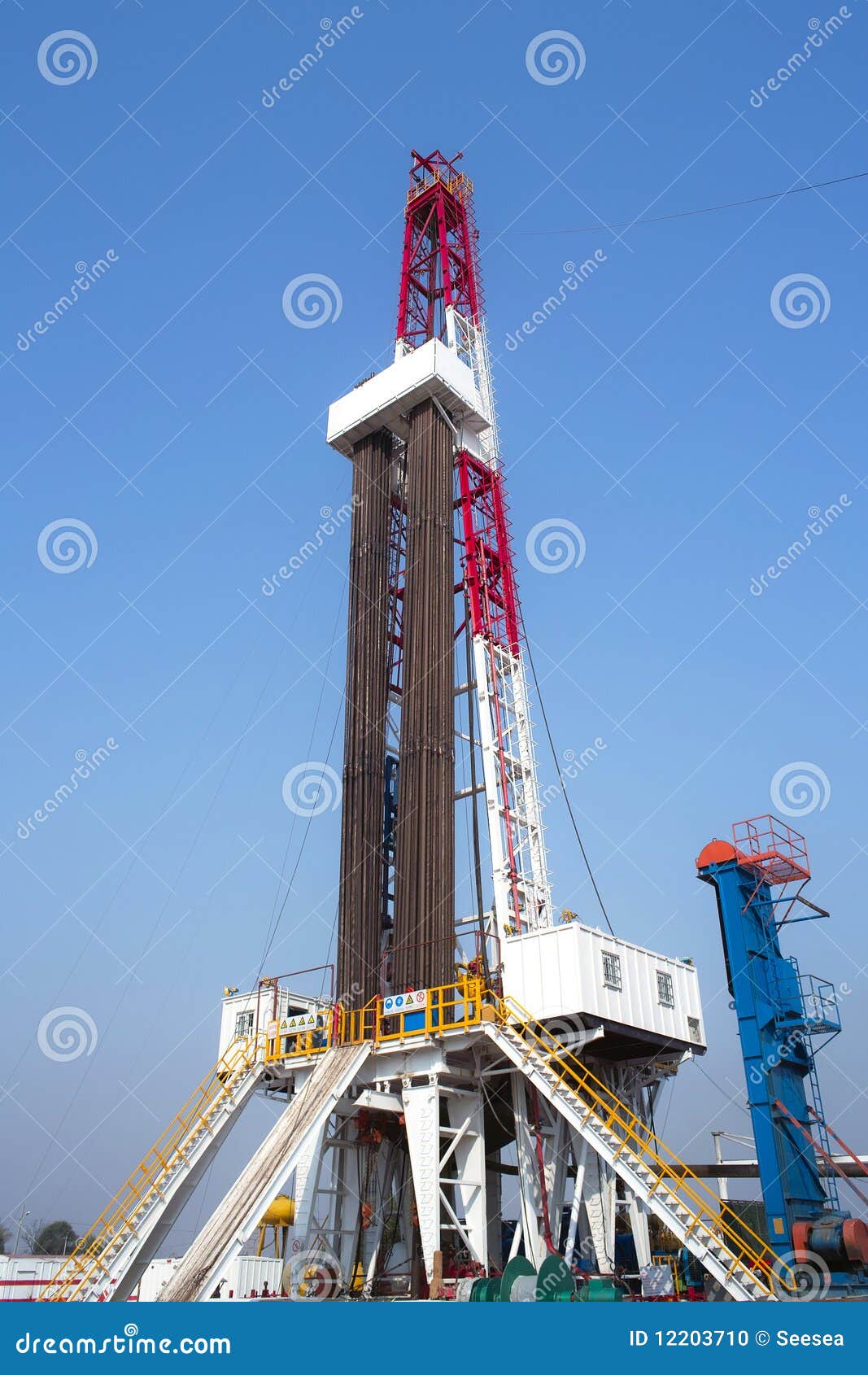Land drilling rig stock photo. Image of power, resource - 12203710