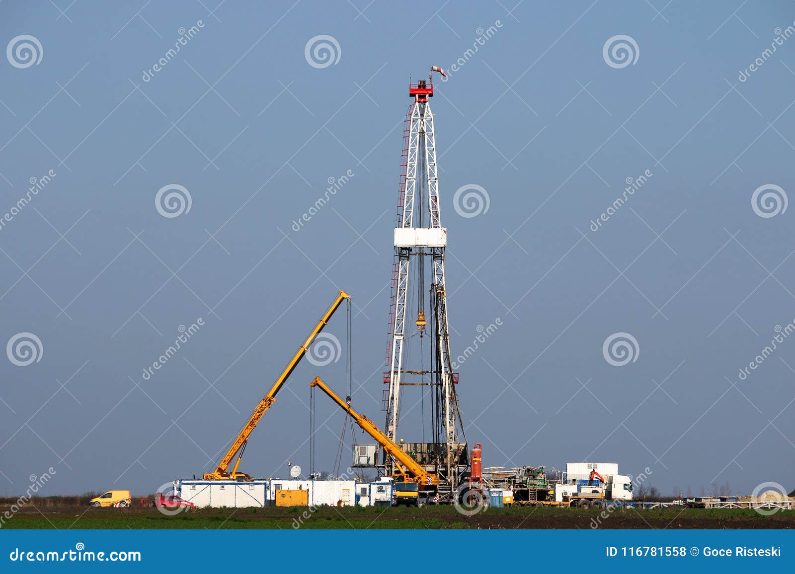 Land Oil Drilling Rig and Cranes Stock Photo - Image of high, fracking ...