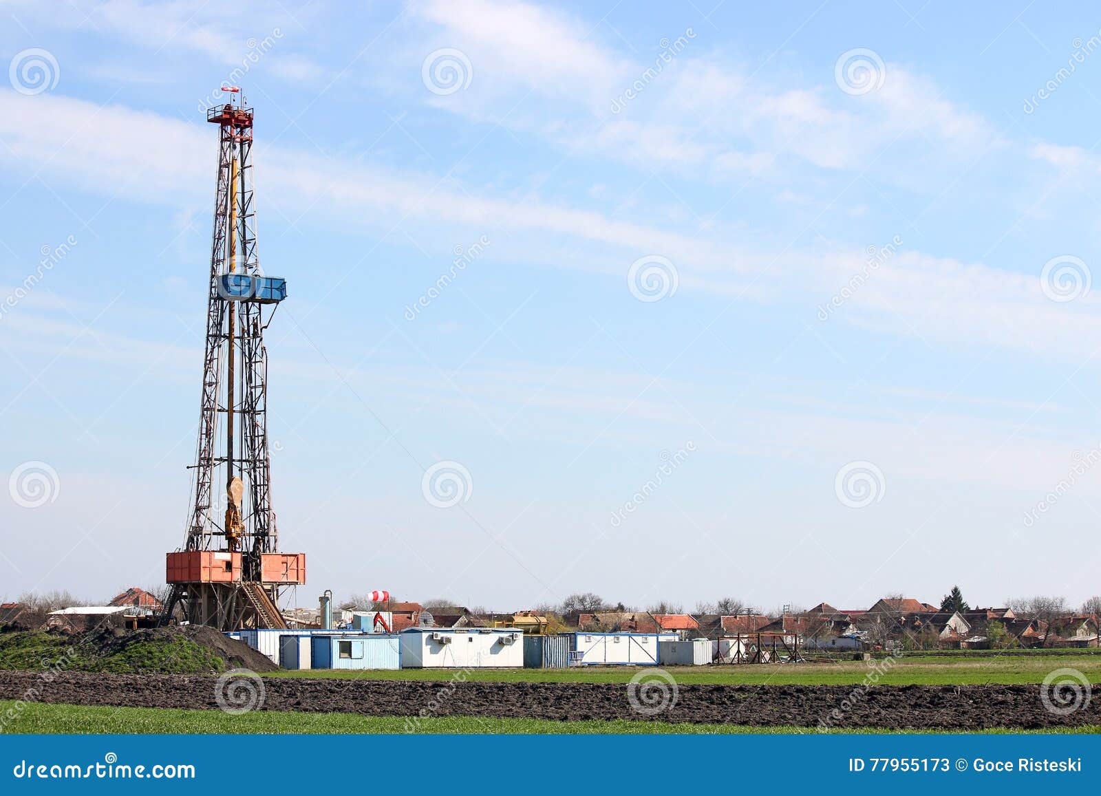 Land oil drilling rig stock image. Image of resource - 77955173