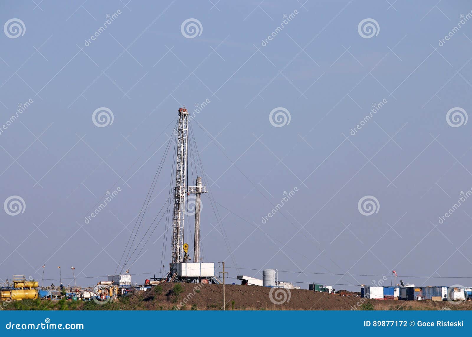 Land oil drilling rig stock photo. Image of crane, natural - 89877172