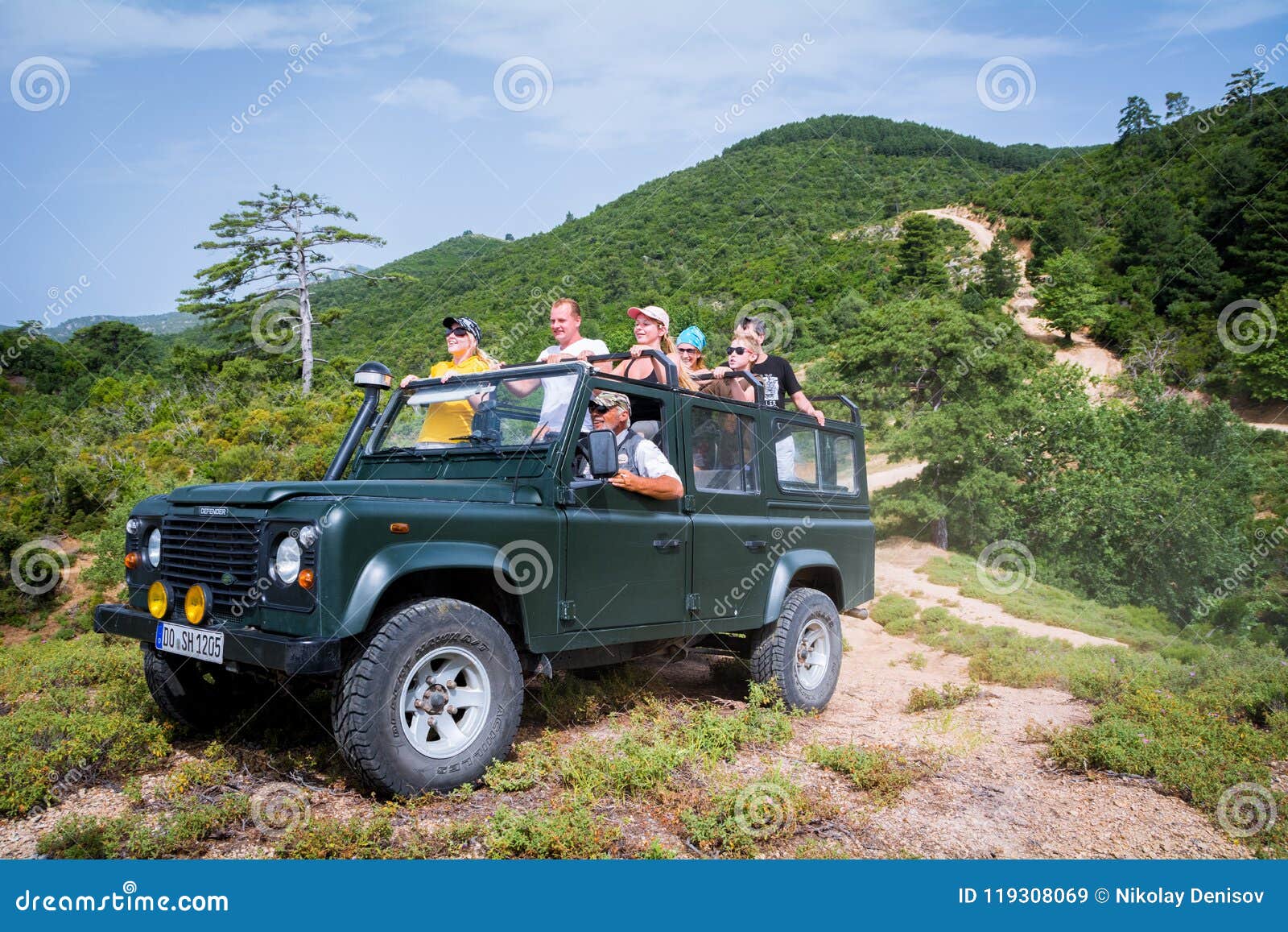 Land Rover Defender 110 Suv Editorial Stock Image - Image of offroad ...