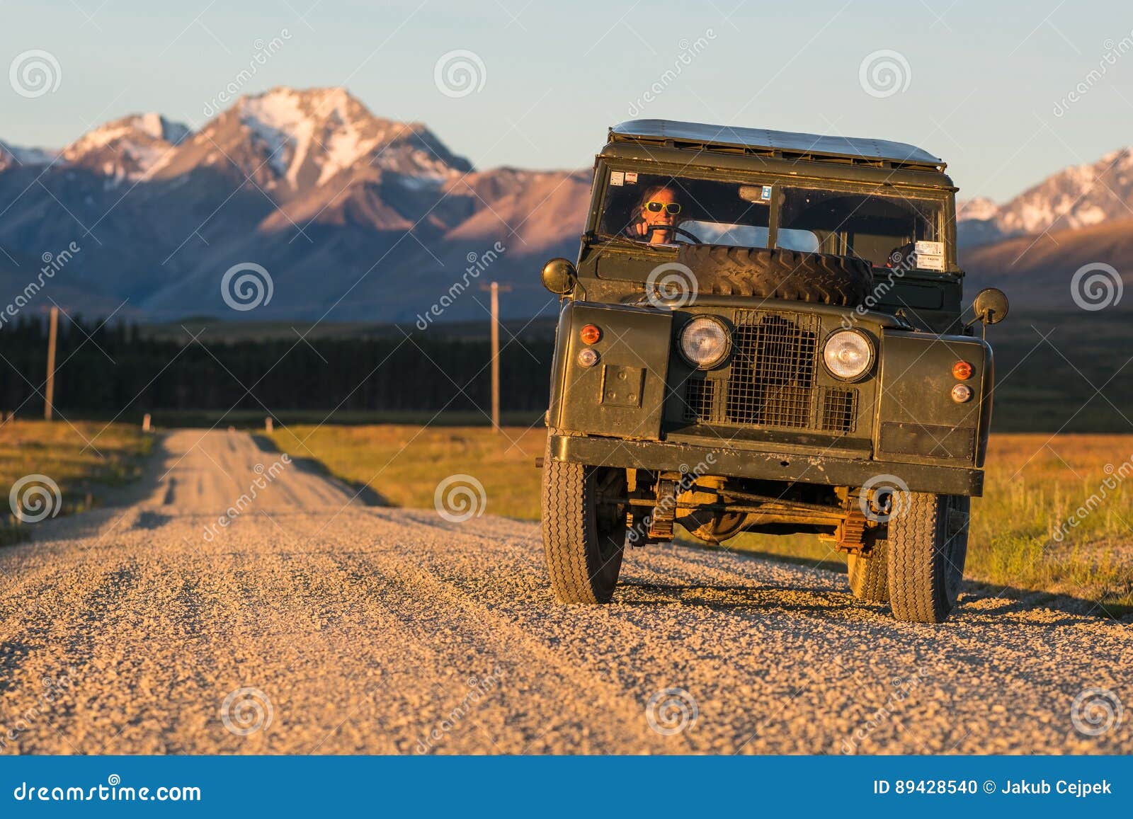 Land Rover Series II Klassieke Auto Stock Foto - Image of reiziger ...