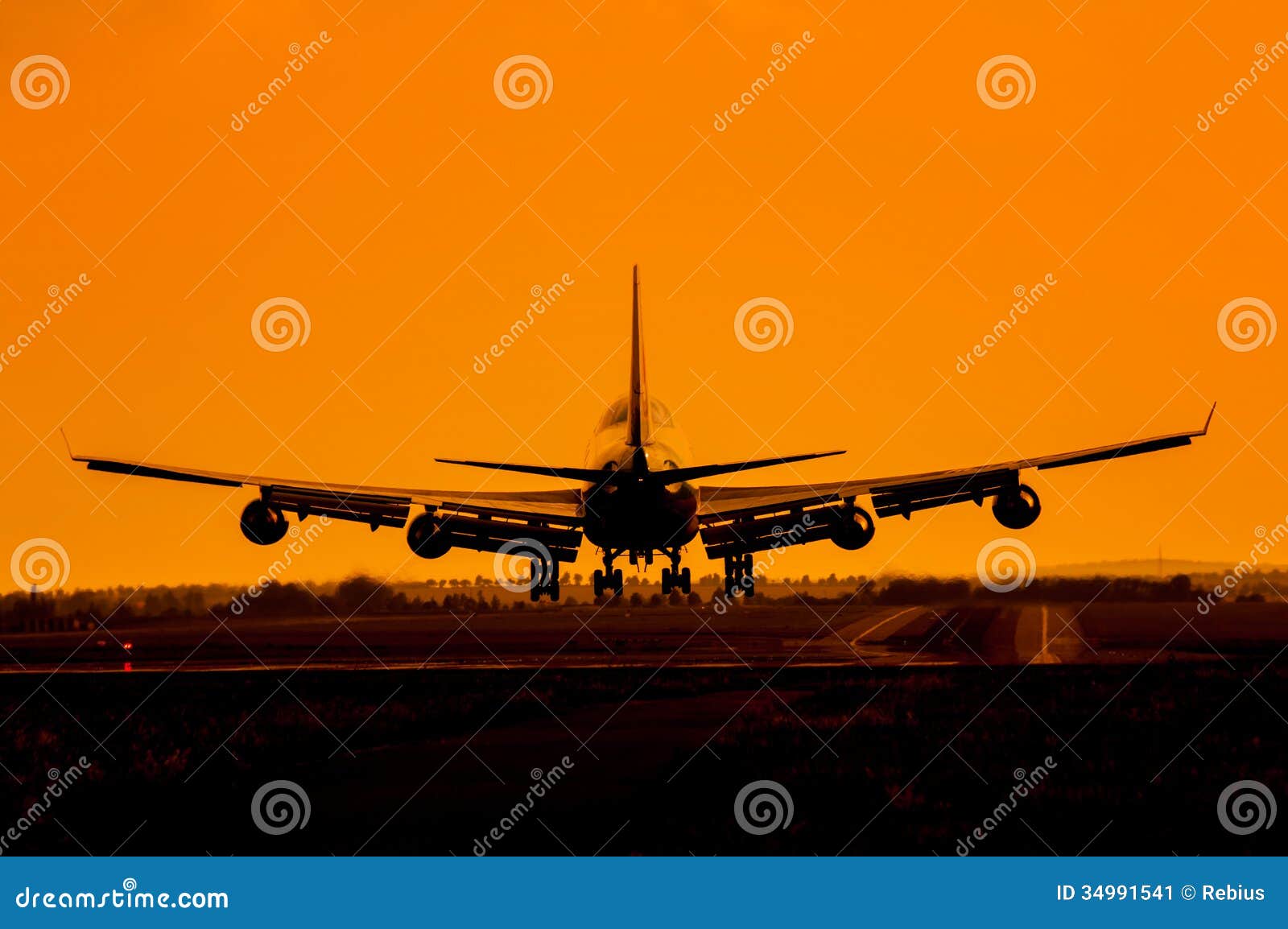 Landend vliegtuig stock afbeelding. Image of avond, vliegtuig - 34991541