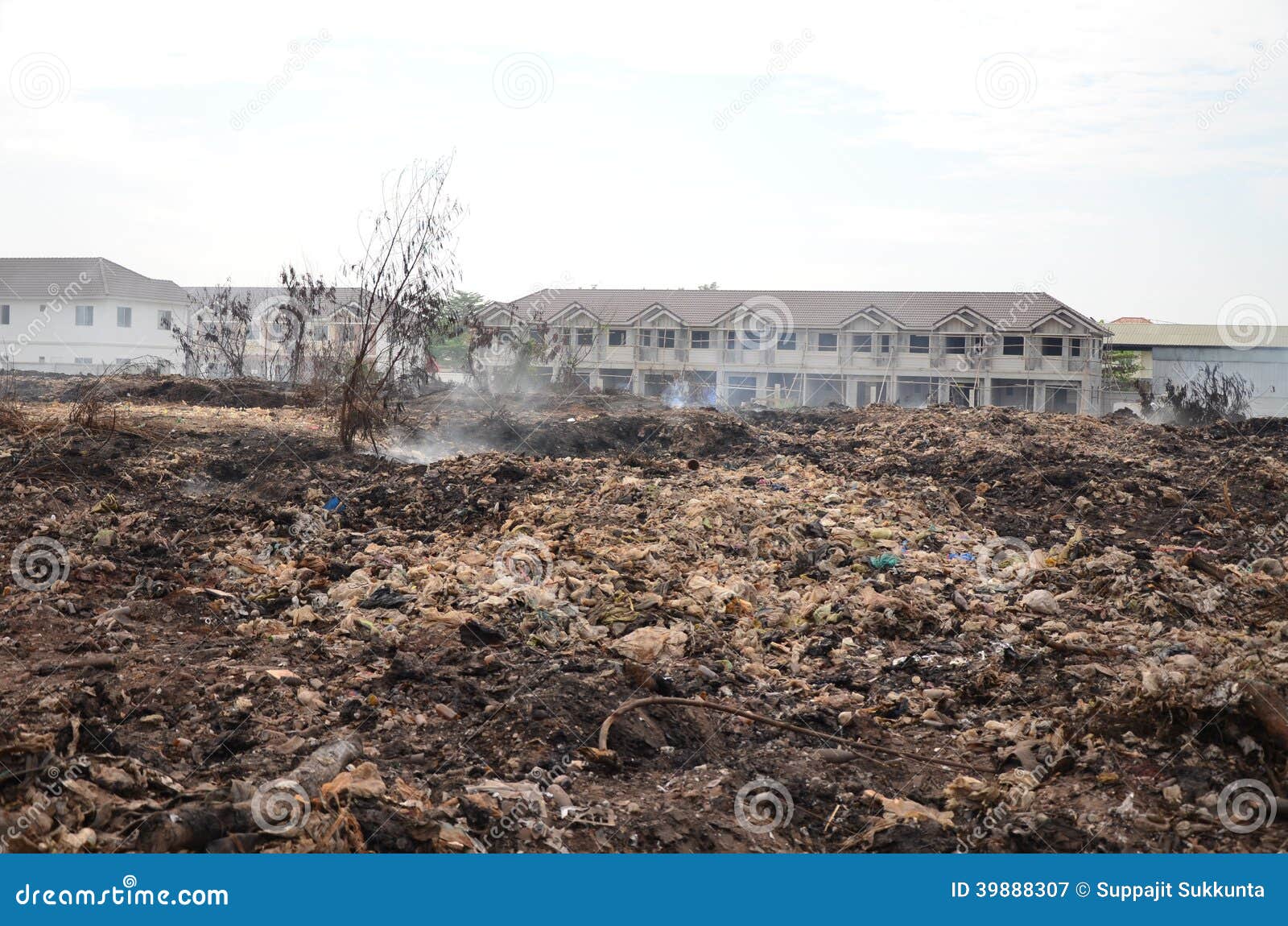 Landfill fire in Thailand editorial photography. Image of black - 39888307