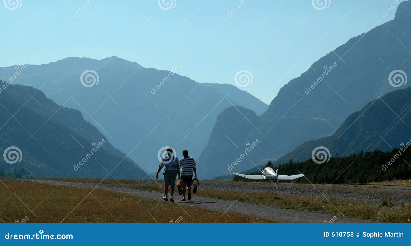 The landing stock photo. Image of people, aircraft, flying - 610758