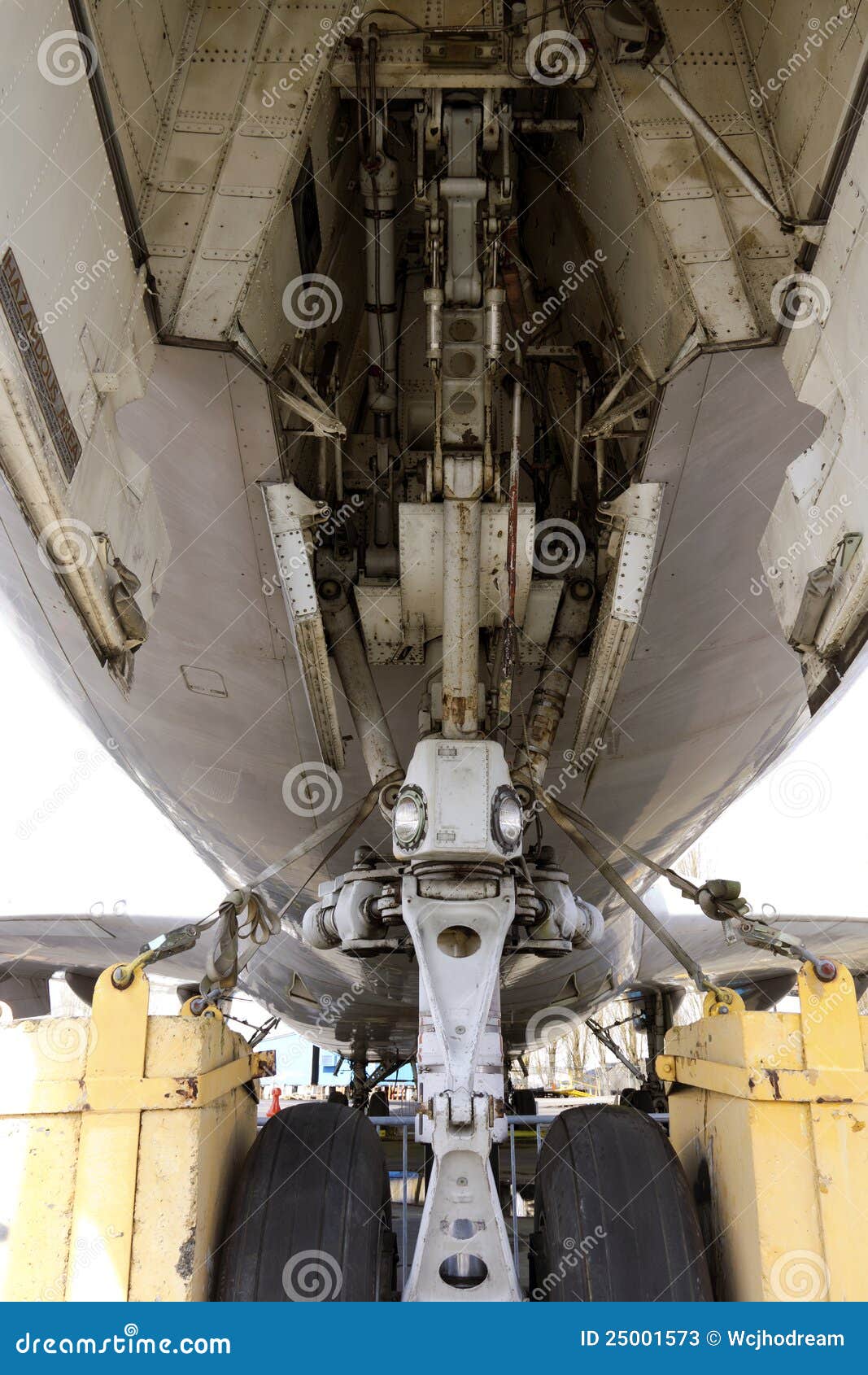 747 Front Landing Gear