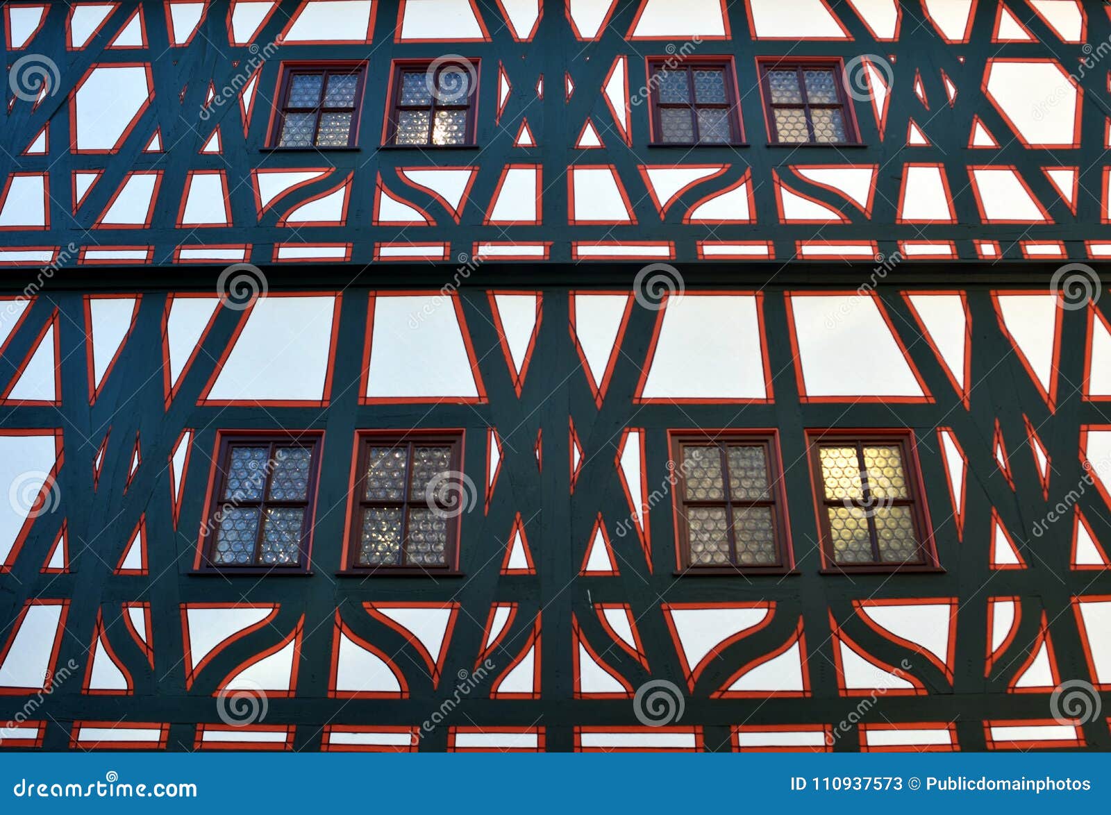 Landmark, Pattern, Structure, Symmetry Picture. Image: 110937573