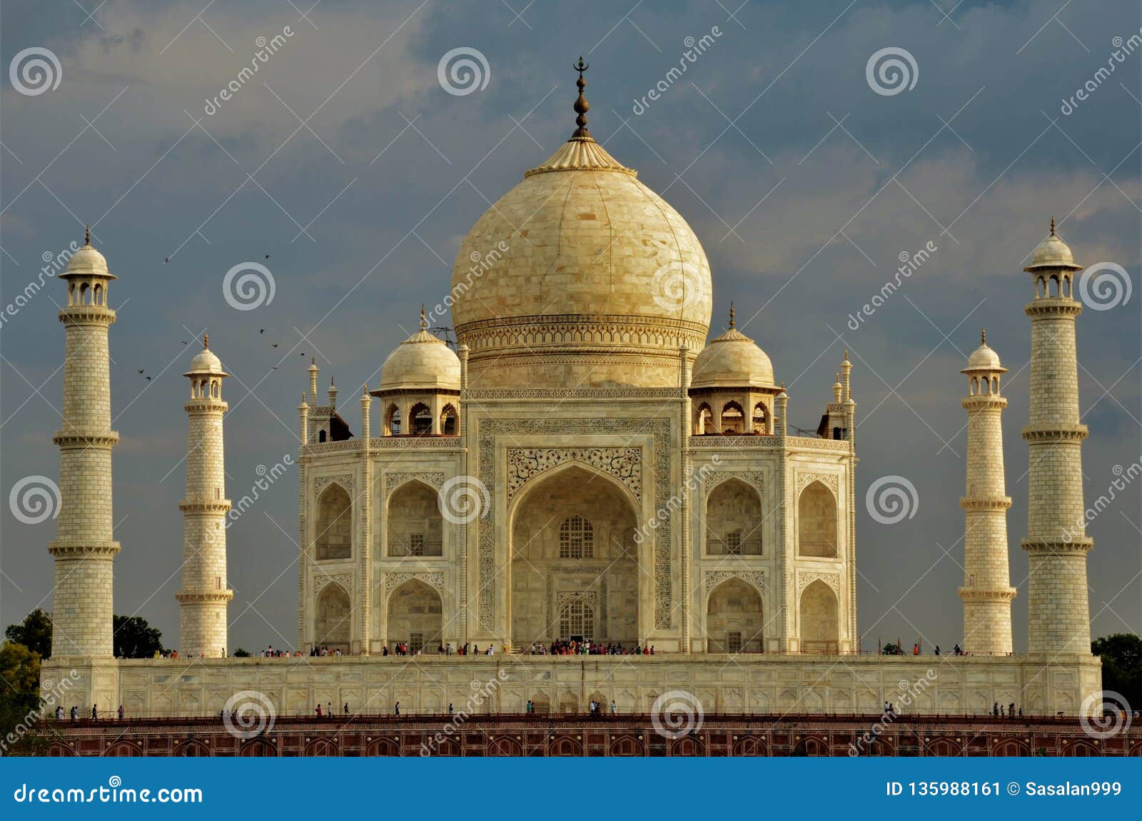 Landmarks of India - the Taj Mahal Stock Image - Image of alcove, asia ...